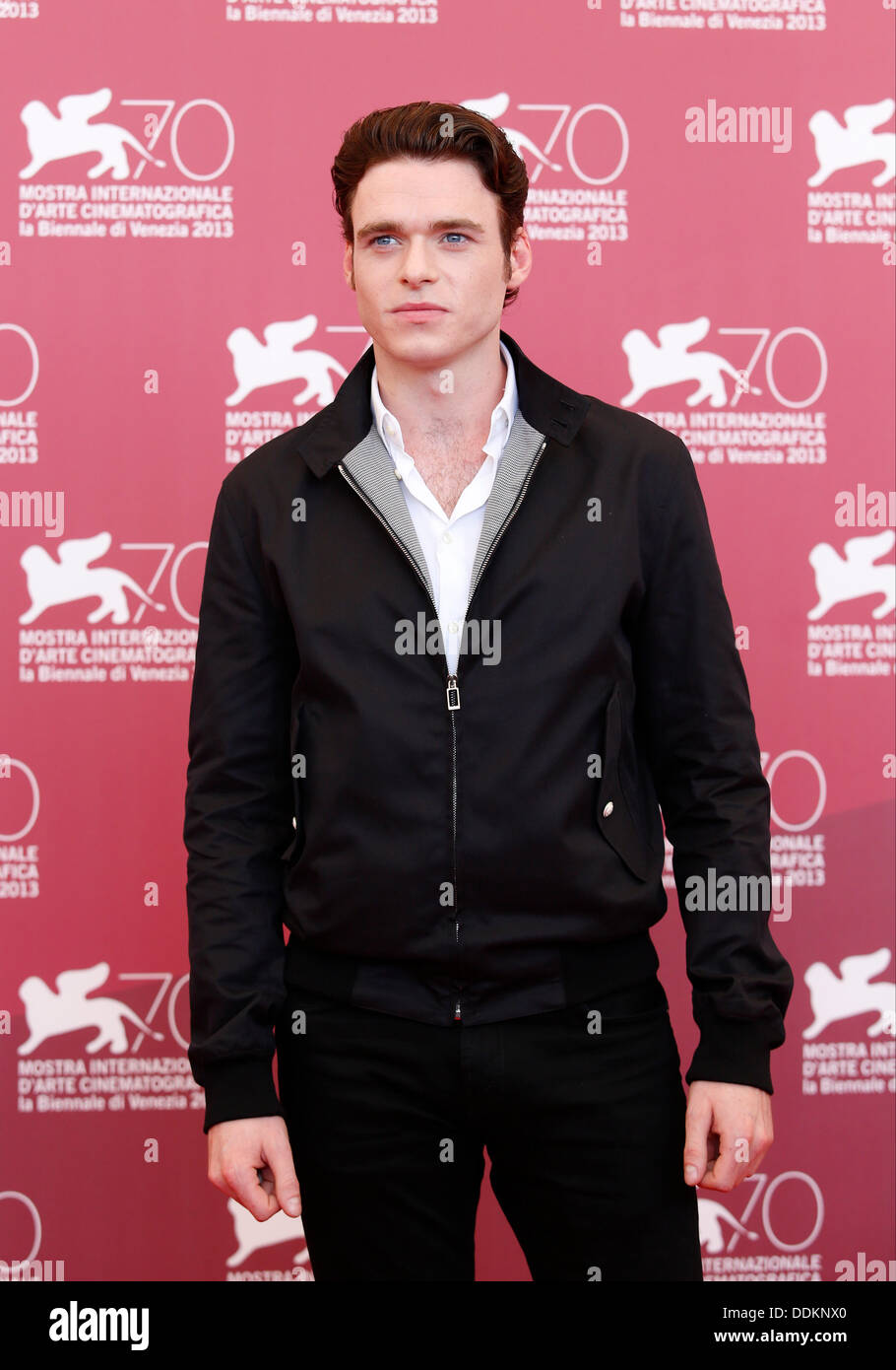 Richard madden body hi-res stock photography and images - Alamy