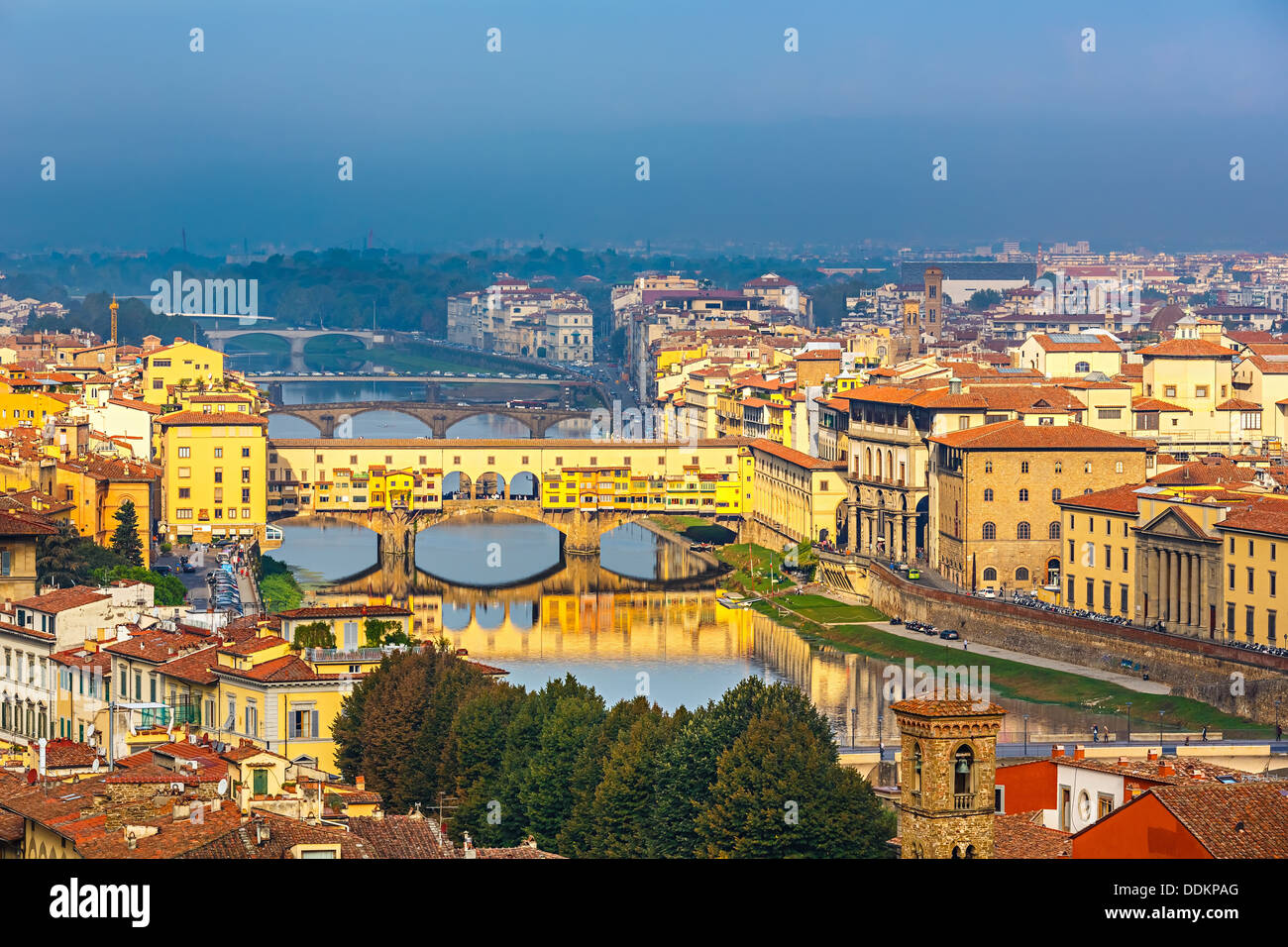 Bridges over arno river hi-res stock photography and images - Alamy