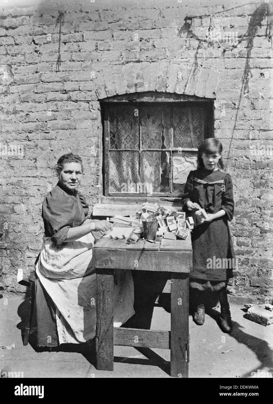 1900s woman home hi-res stock photography and images - Alamy