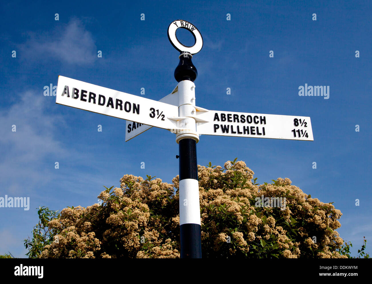Cast iron road sign hi-res stock photography and images - Alamy