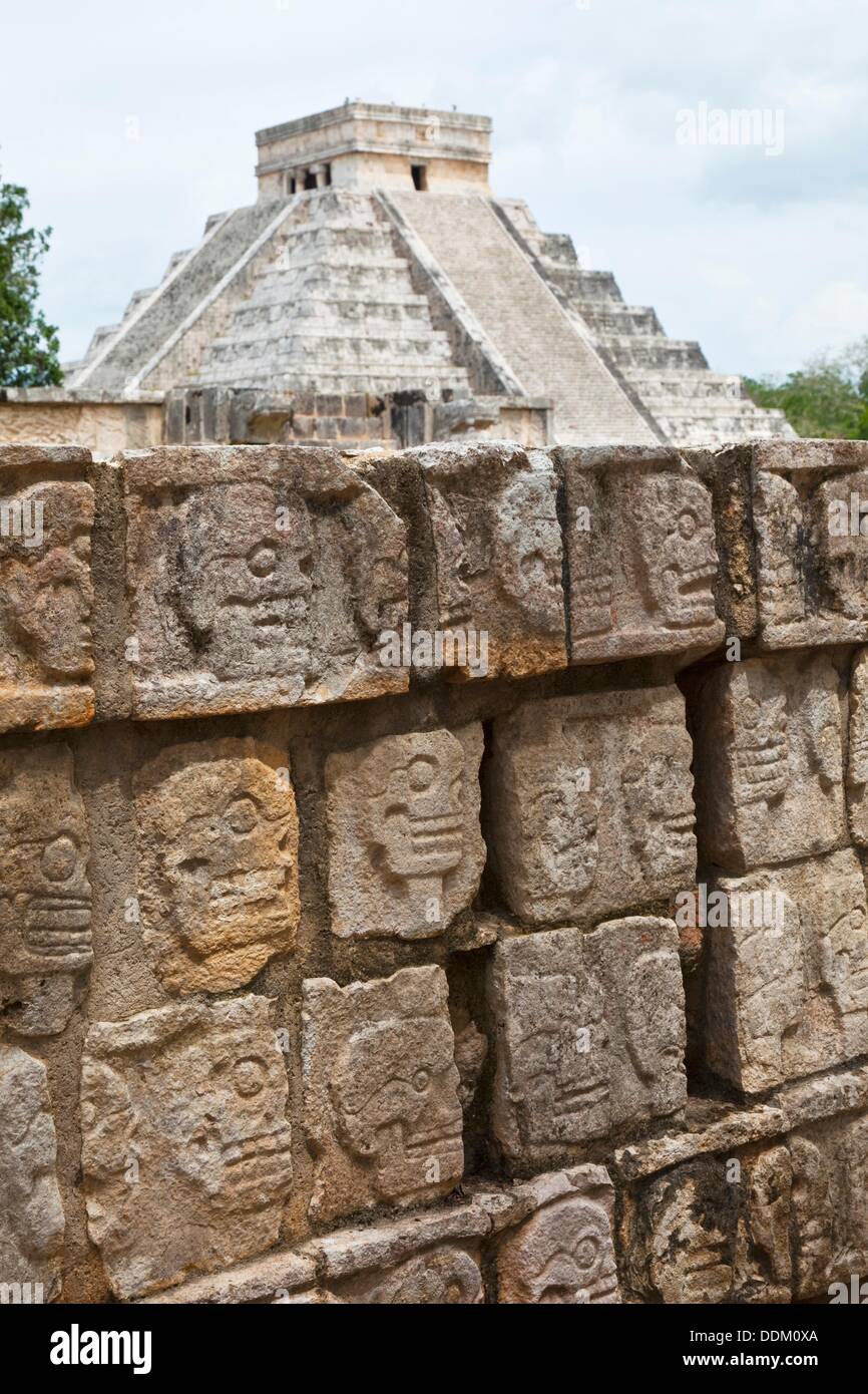 Platform temple hi-res stock photography and images - Alamy
