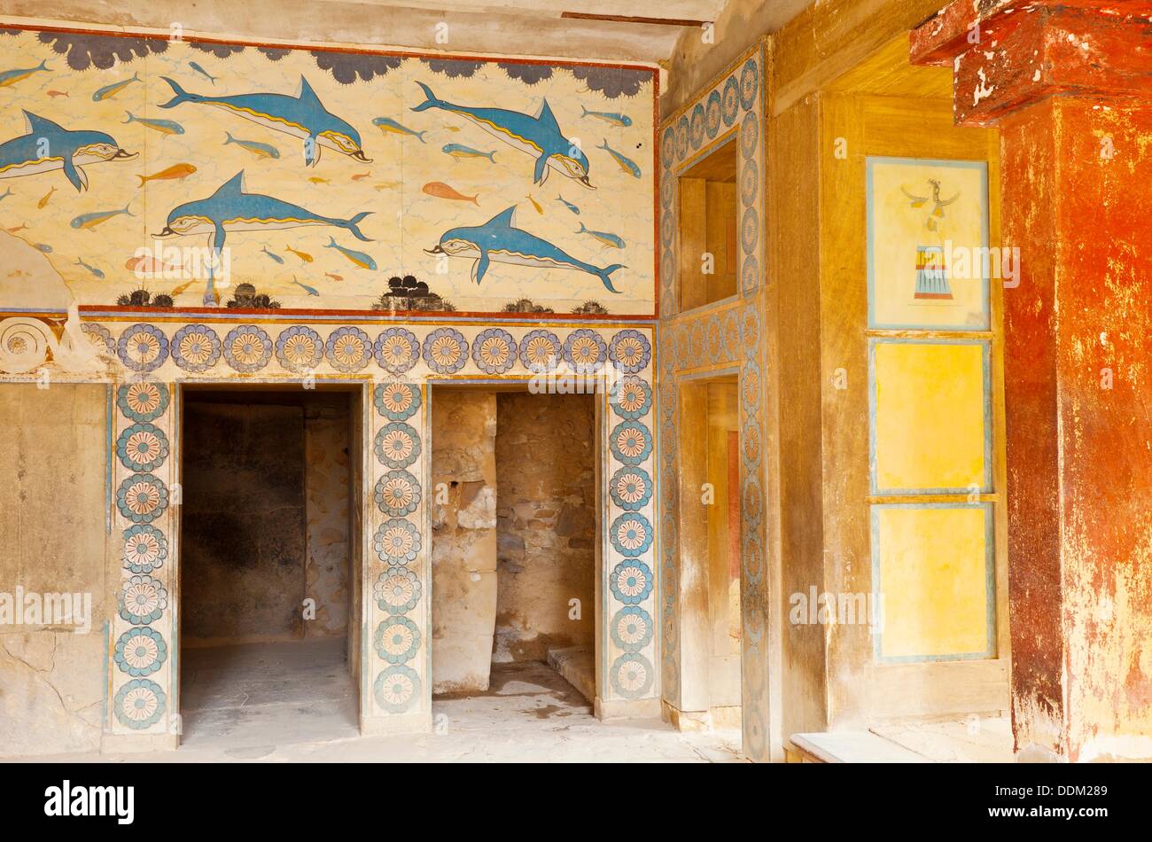 Palace of knossos dolphins hi-res stock photography and images - Alamy