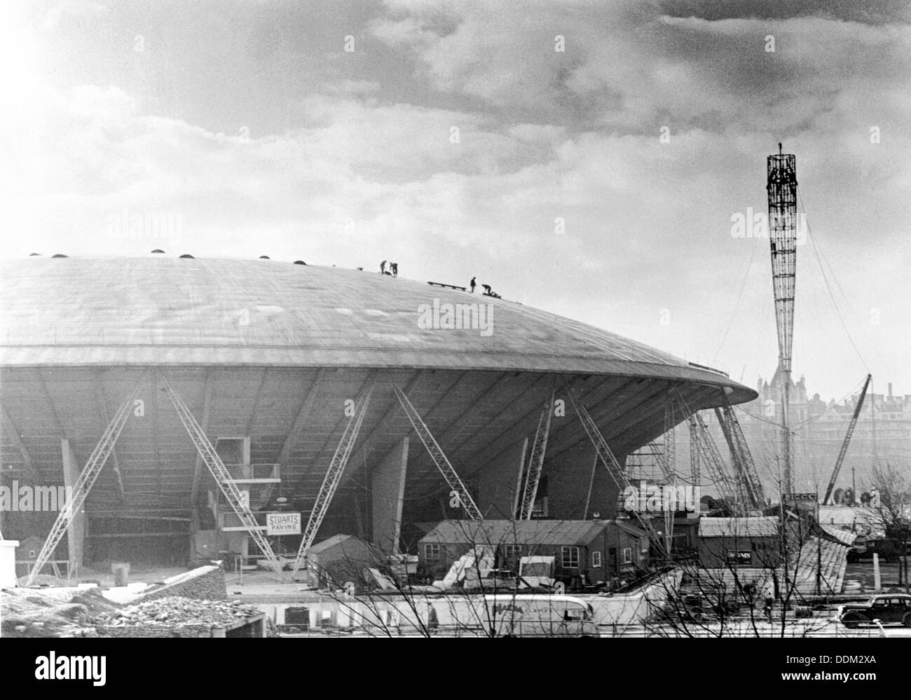 Construction of the Dome of Discovery, Festival of Britain, London ...