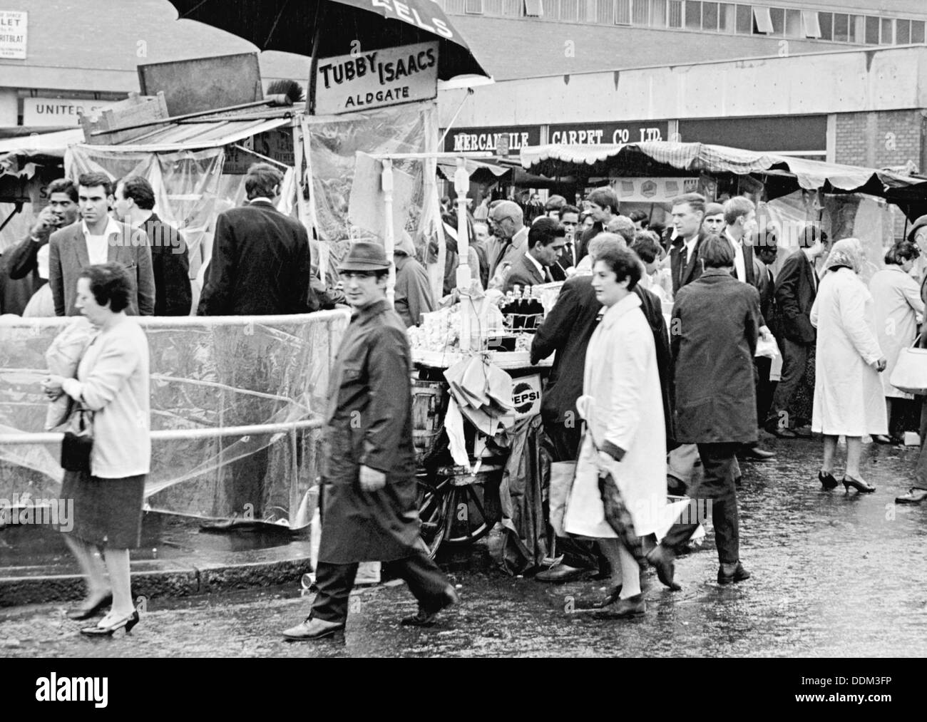 Tubby Isaacs' stall, Middlesex Street, Aldgate, London, (1960s ...