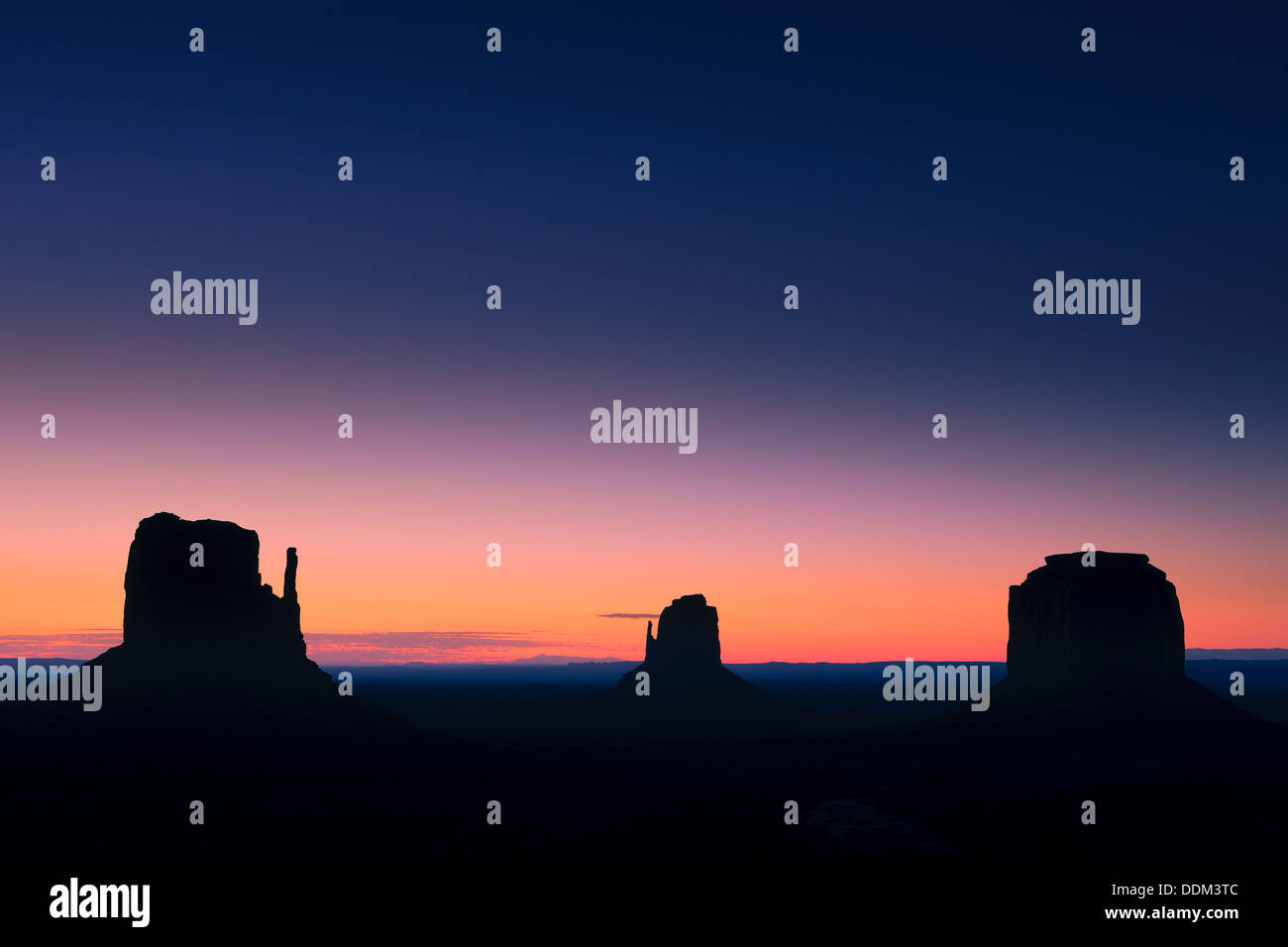 Outdoor dawn valley valley valley hi-res stock photography and images ...