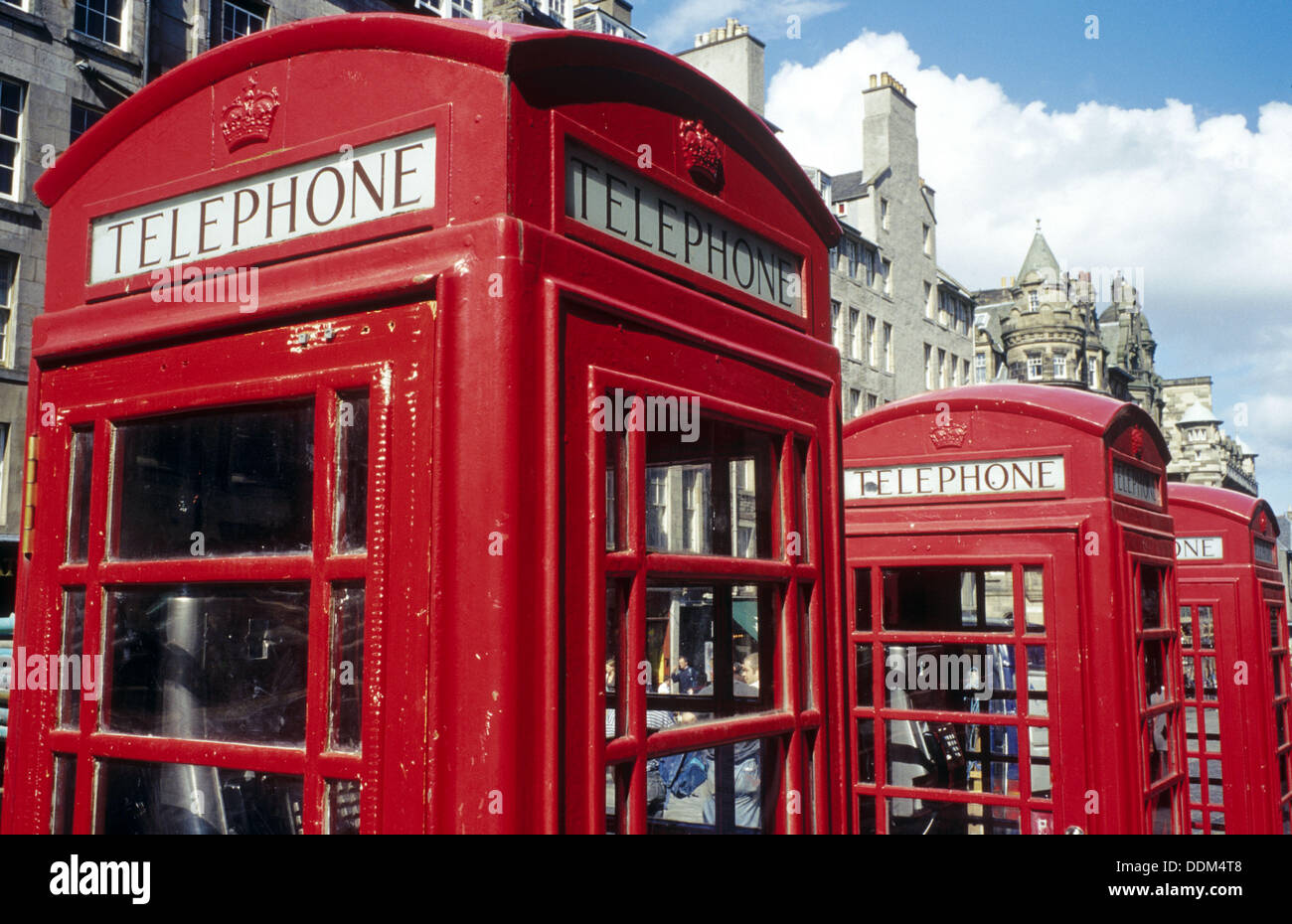 Edinburgh typical telephone booth hi-res stock photography and images ...