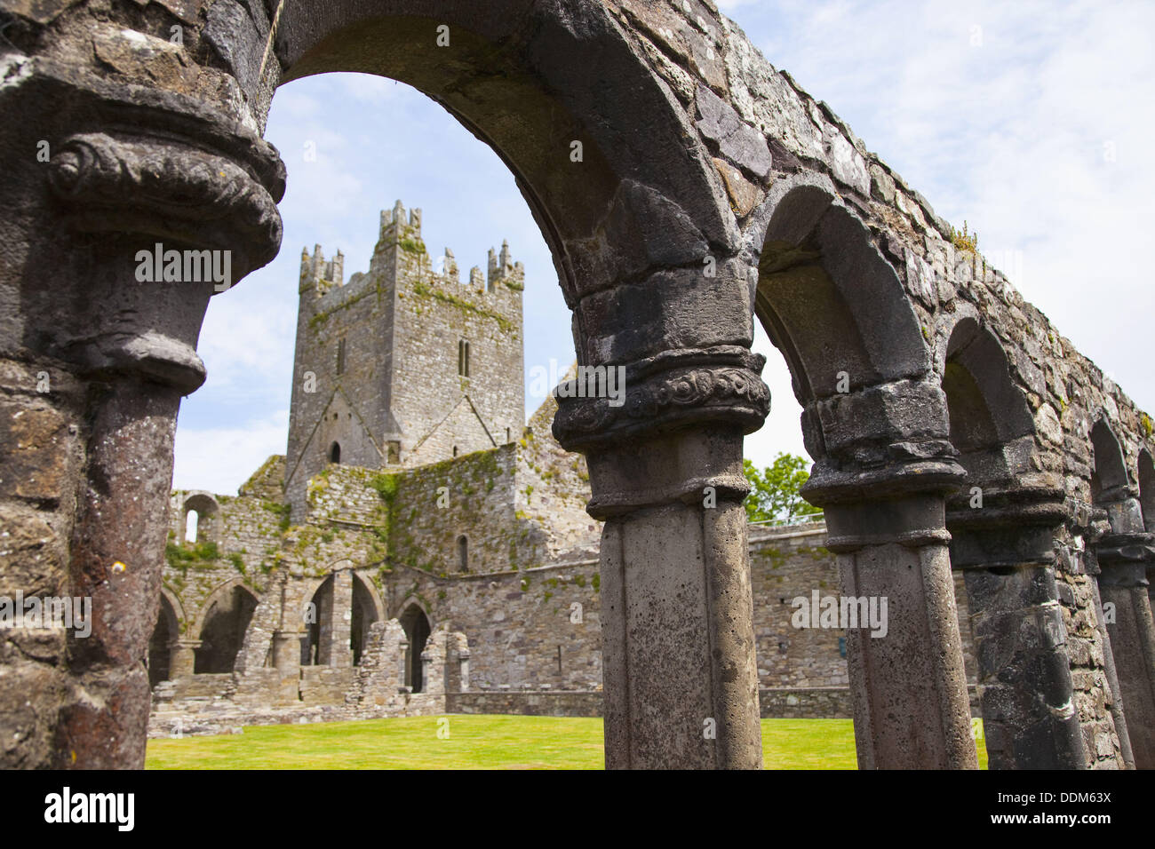 Jerpoint abbey tower hi-res stock photography and images - Alamy