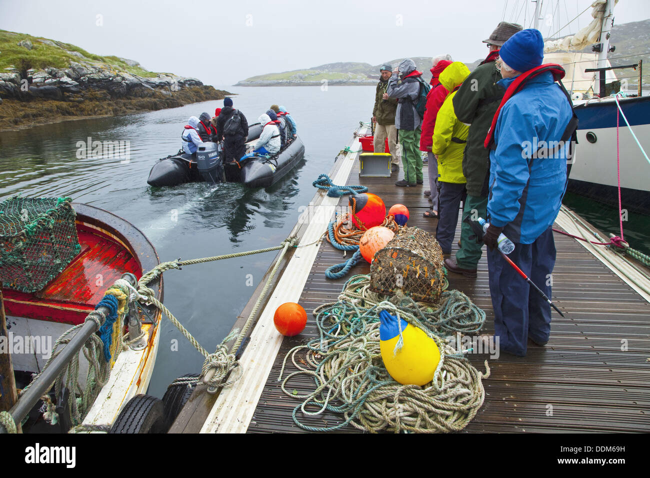 Eriskay port hi-res stock photography and images - Alamy