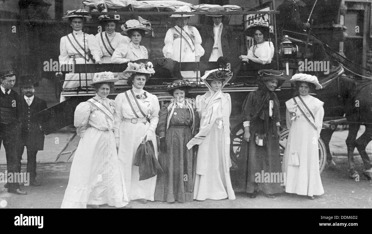 Suffragettes in 'Votes for Women' sashes, c1910 Stock Photo: 60065742 ... Suffragettes in 'Votes for Women' sashes, c1910 Stock Photo: 60065742 ...