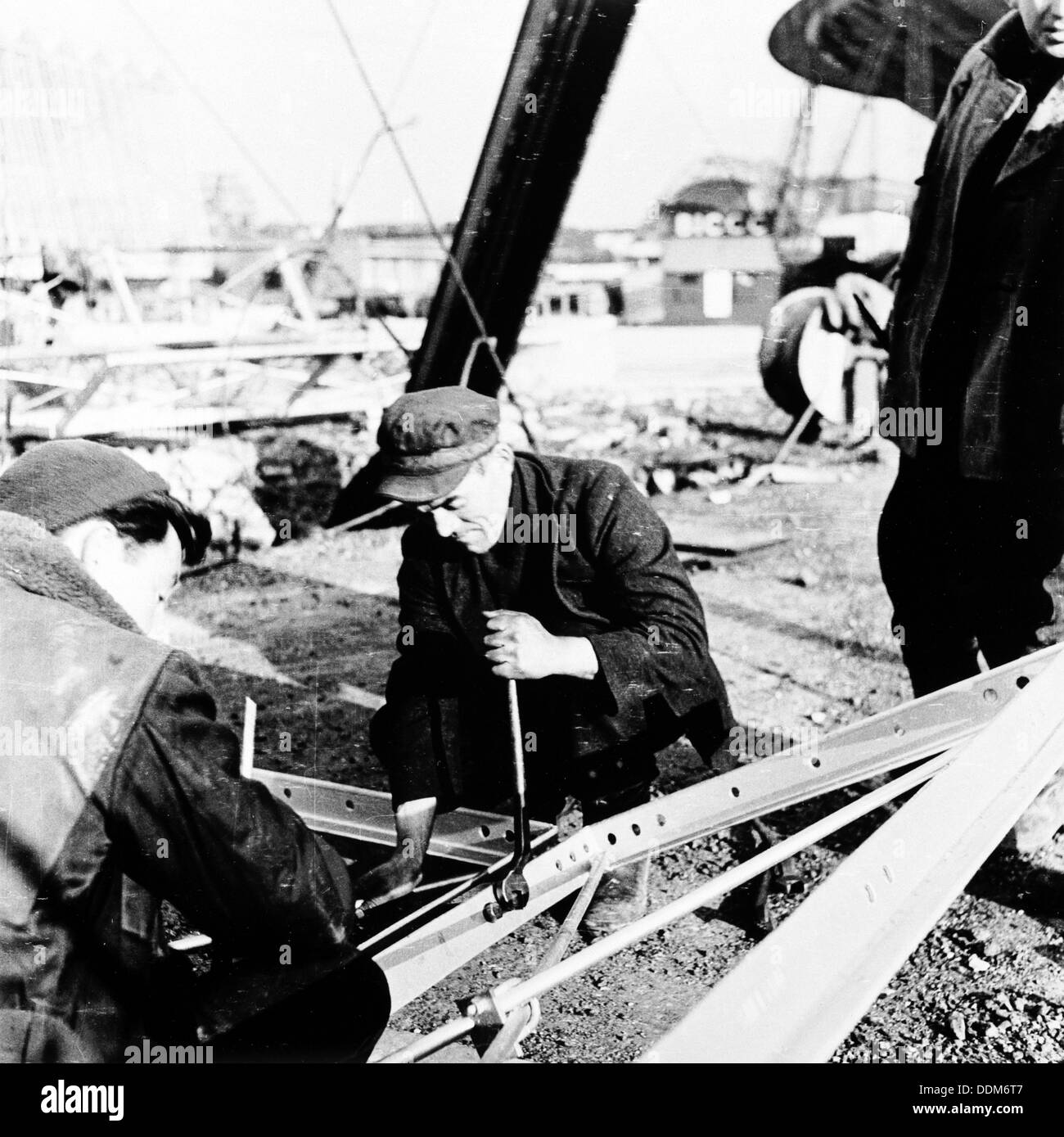 1950s construction site london hi-res stock photography and images - Alamy