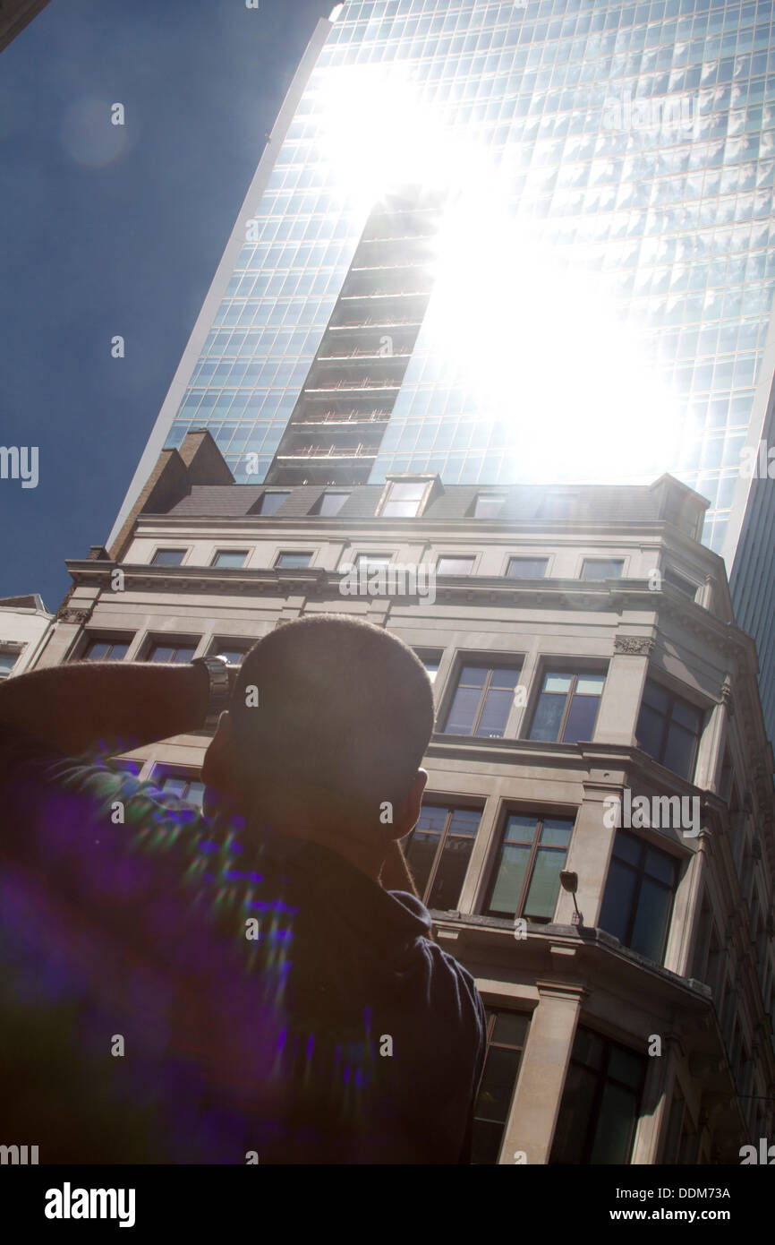 London walkie talkie building glare hi-res stock photography and images ...