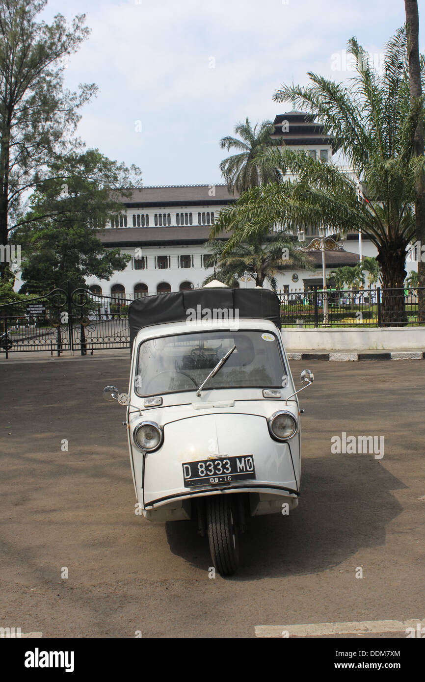 Paris van java hi-res stock photography and images - Alamy