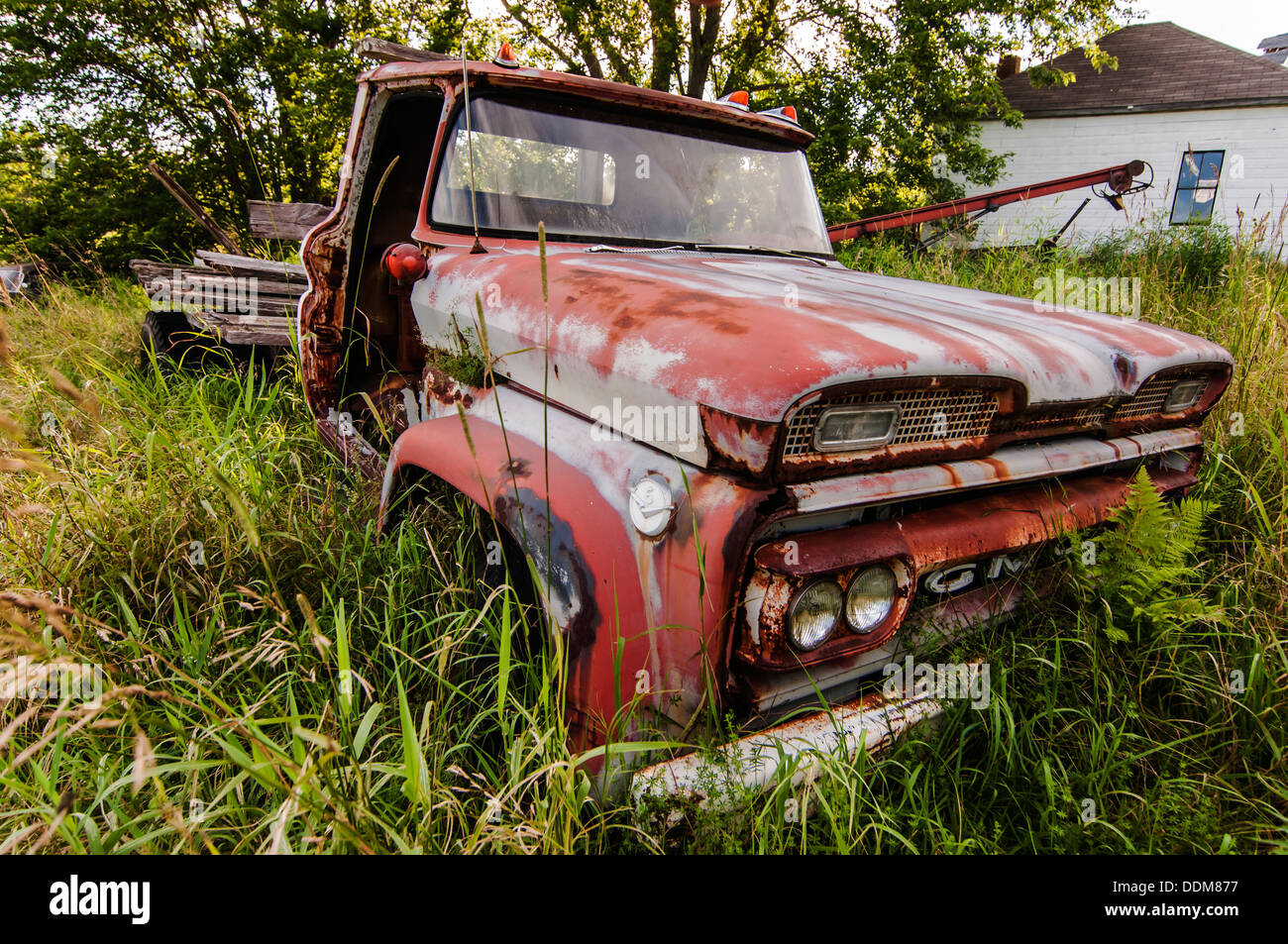 old wrecking car in countryside in Maine, Usa Stock Photo - Alamy