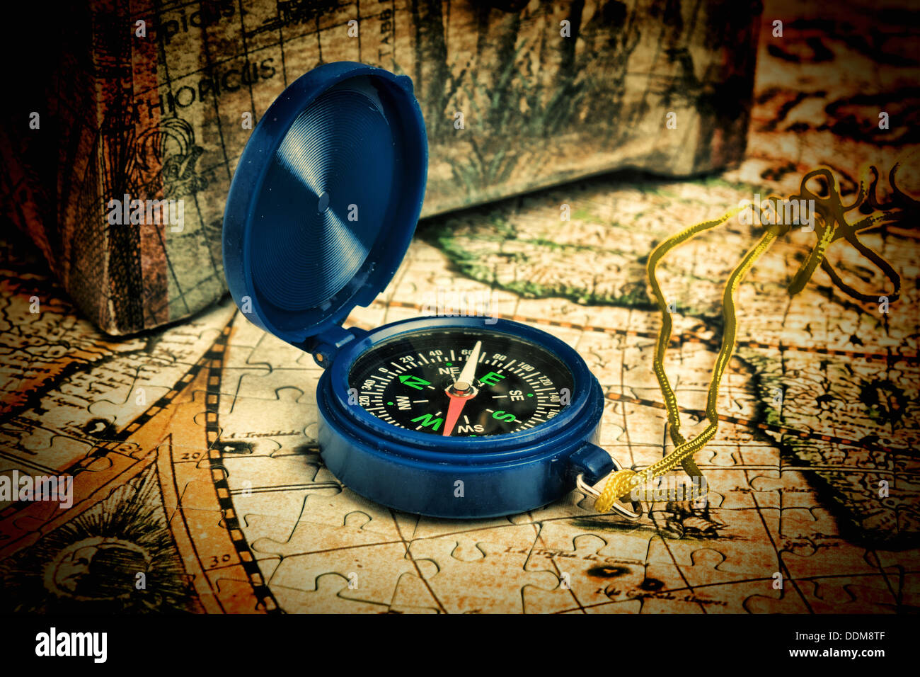 Old compass hi-res stock photography and images - Alamy