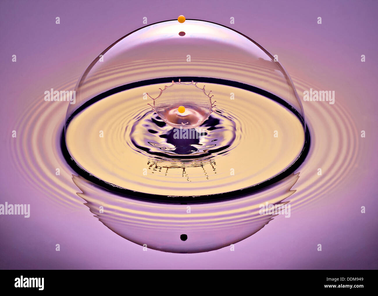 Water drop inside a bubble hi-res stock photography and images - Alamy