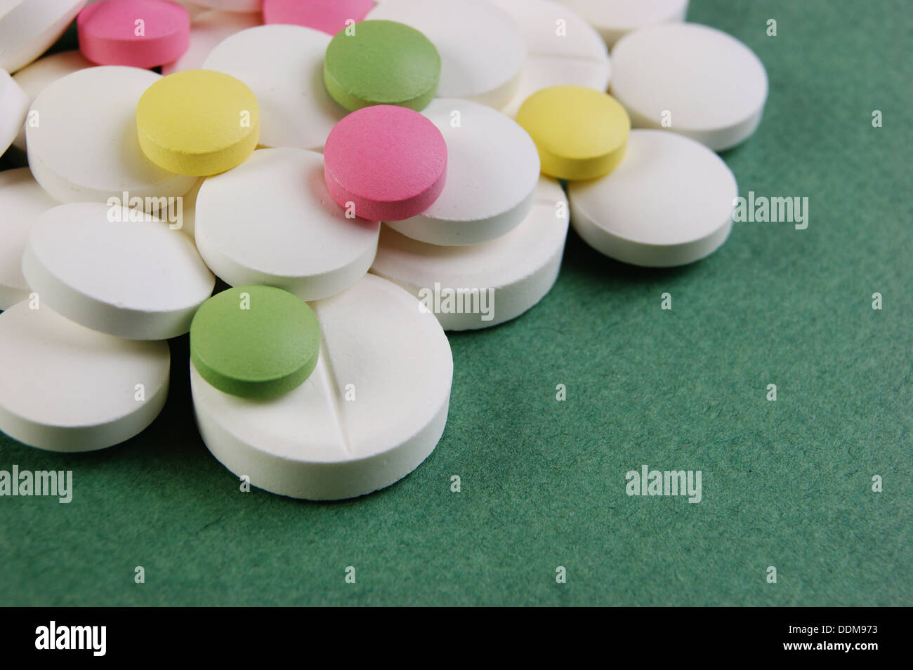 Green medical tablets jar hi-res stock photography and images - Alamy