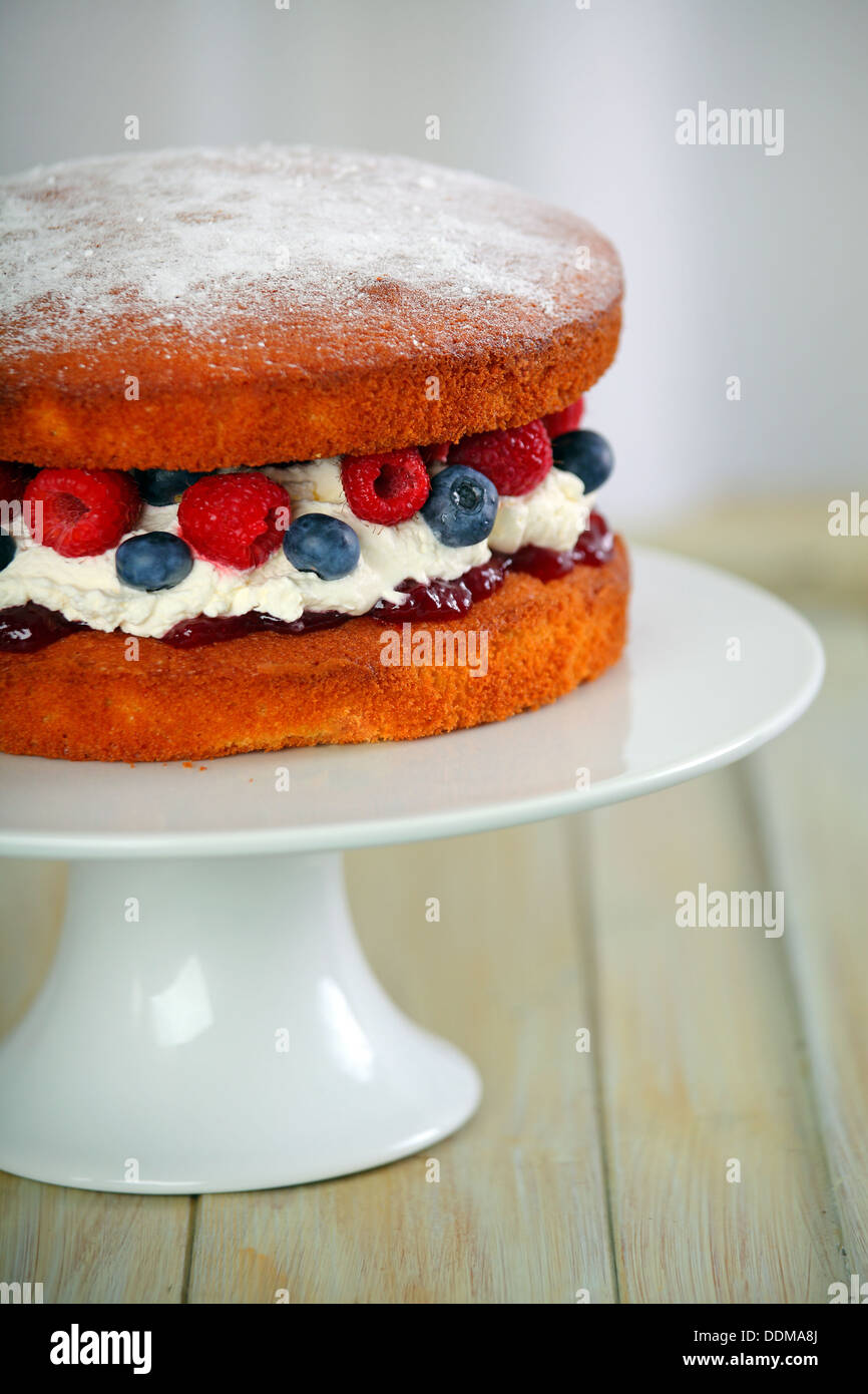 Victoria sponge cake Stock Photo - Alamy
