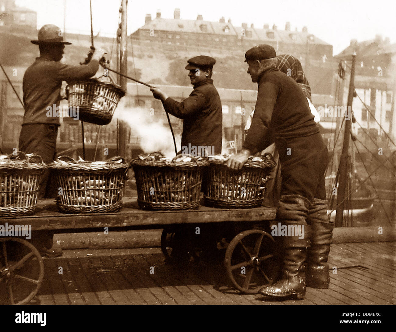 Fishwives fishing fishermen hi-res stock photography and images - Alamy