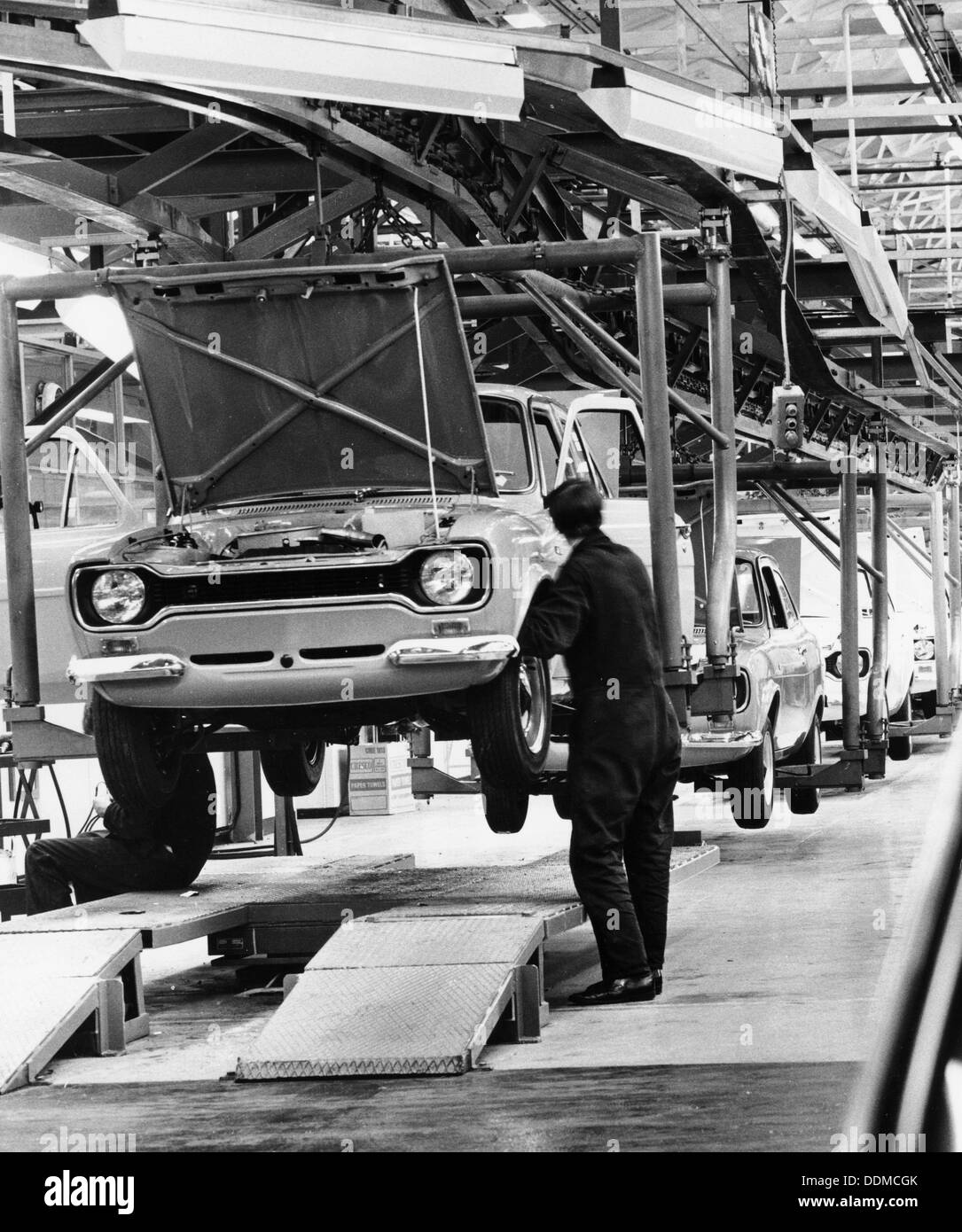 Ford production line 1970's hi-res stock photography and images - Alamy