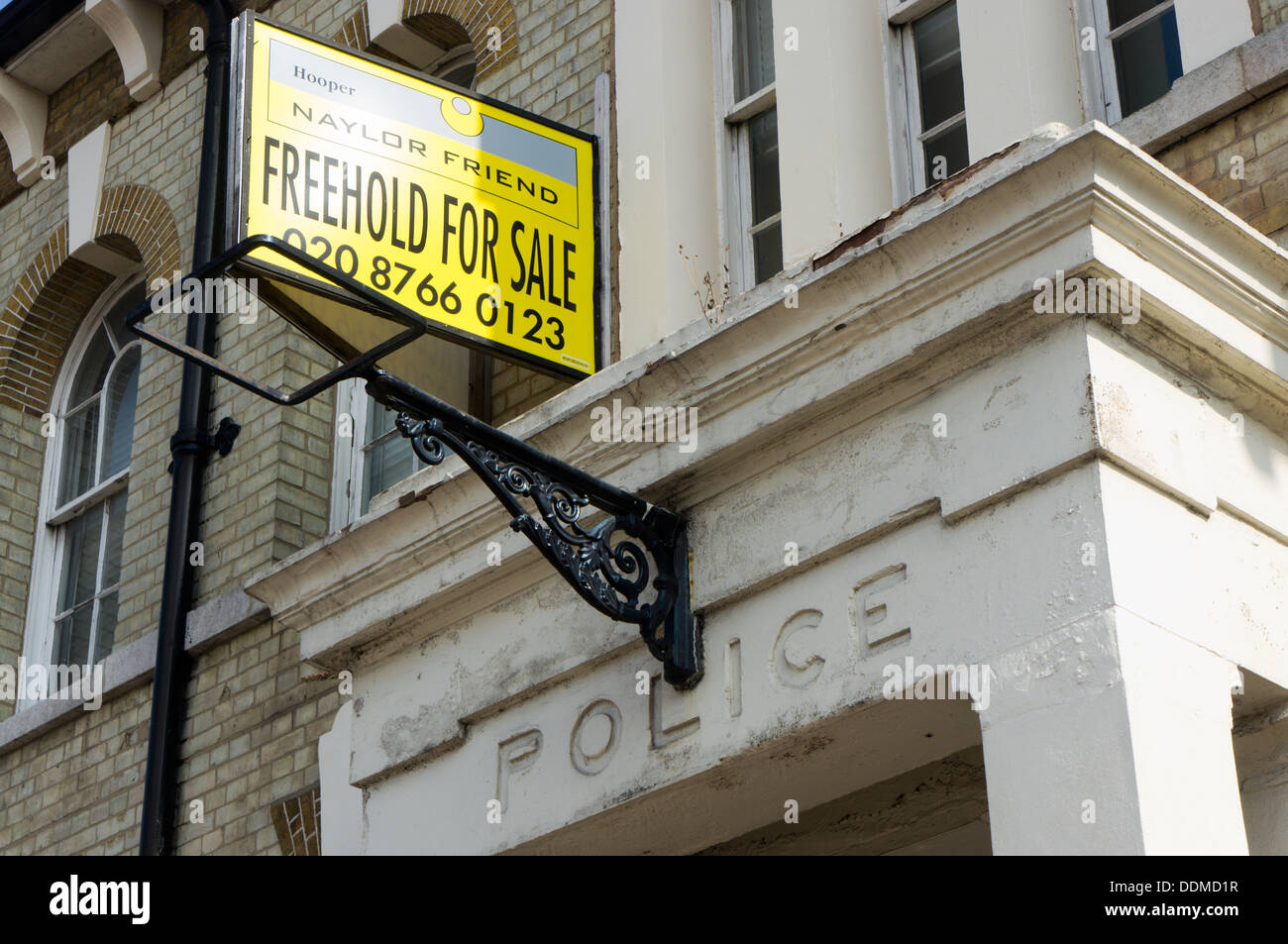 Penge sign hi-res stock photography and images - Alamy