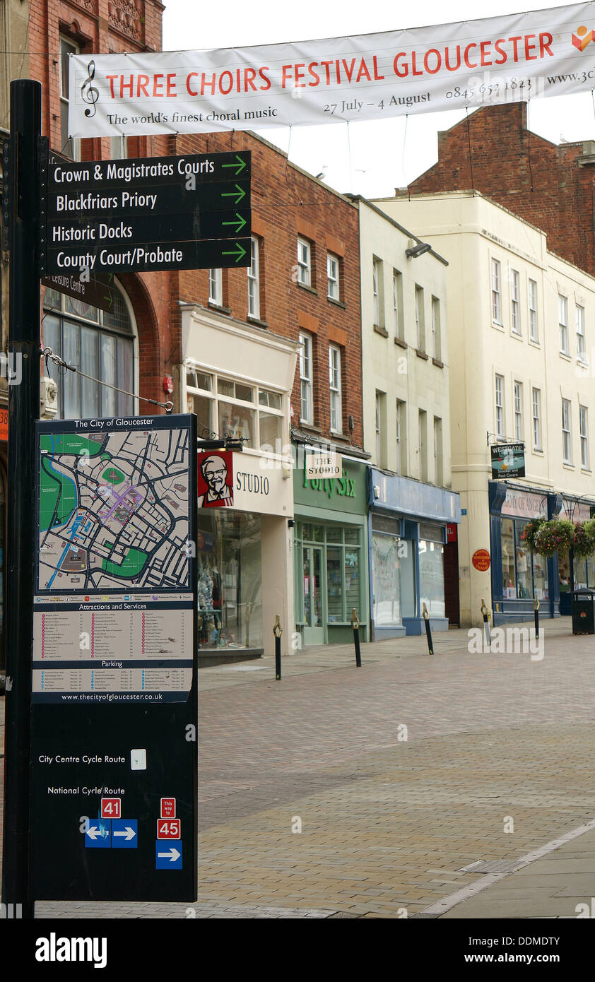 Old gloucester street road sign hi-res stock photography and images - Alamy