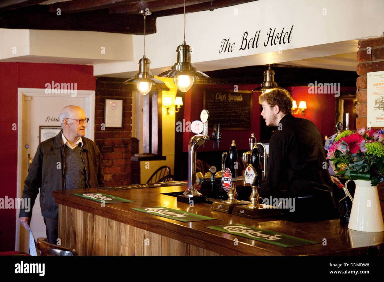 Medieval pub interior hi-res stock photography and images - Alamy