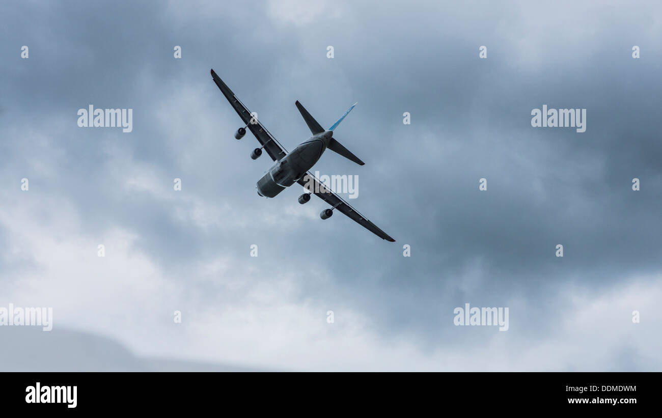 Antonov 124-100 AN 124-100 worlds biggest plane four 4 jet engines jet ...