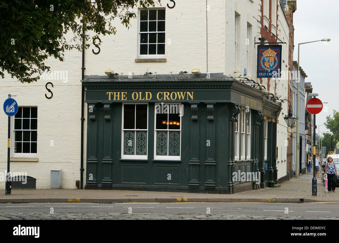 Old gloucester street road sign hi-res stock photography and images - Alamy