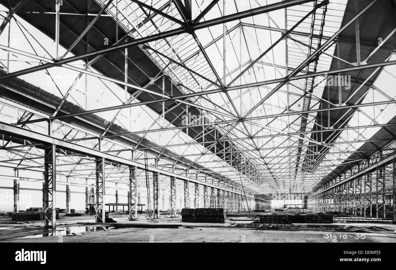 Ford building dagenham hi-res stock photography and images - Alamy