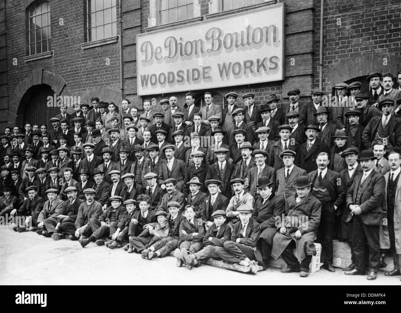 Industry workers 1920s hi-res stock photography and images - Alamy
