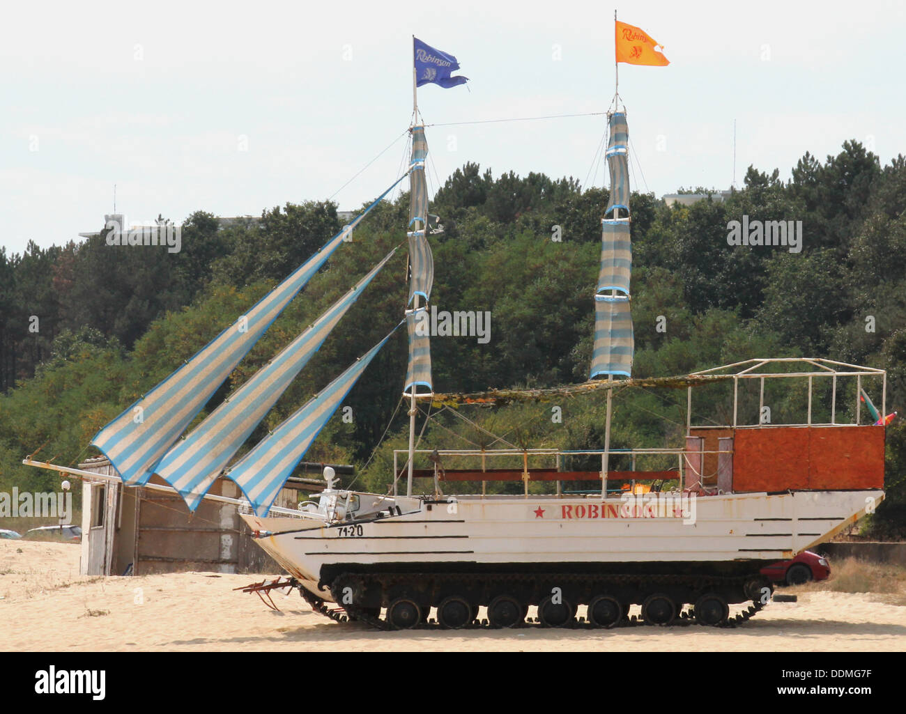 Cargo ship cut out hi-res stock photography and images - Alamy