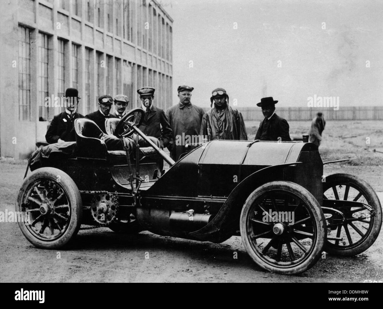 1900s racing cars Black and White Stock Photos & Images - Alamy