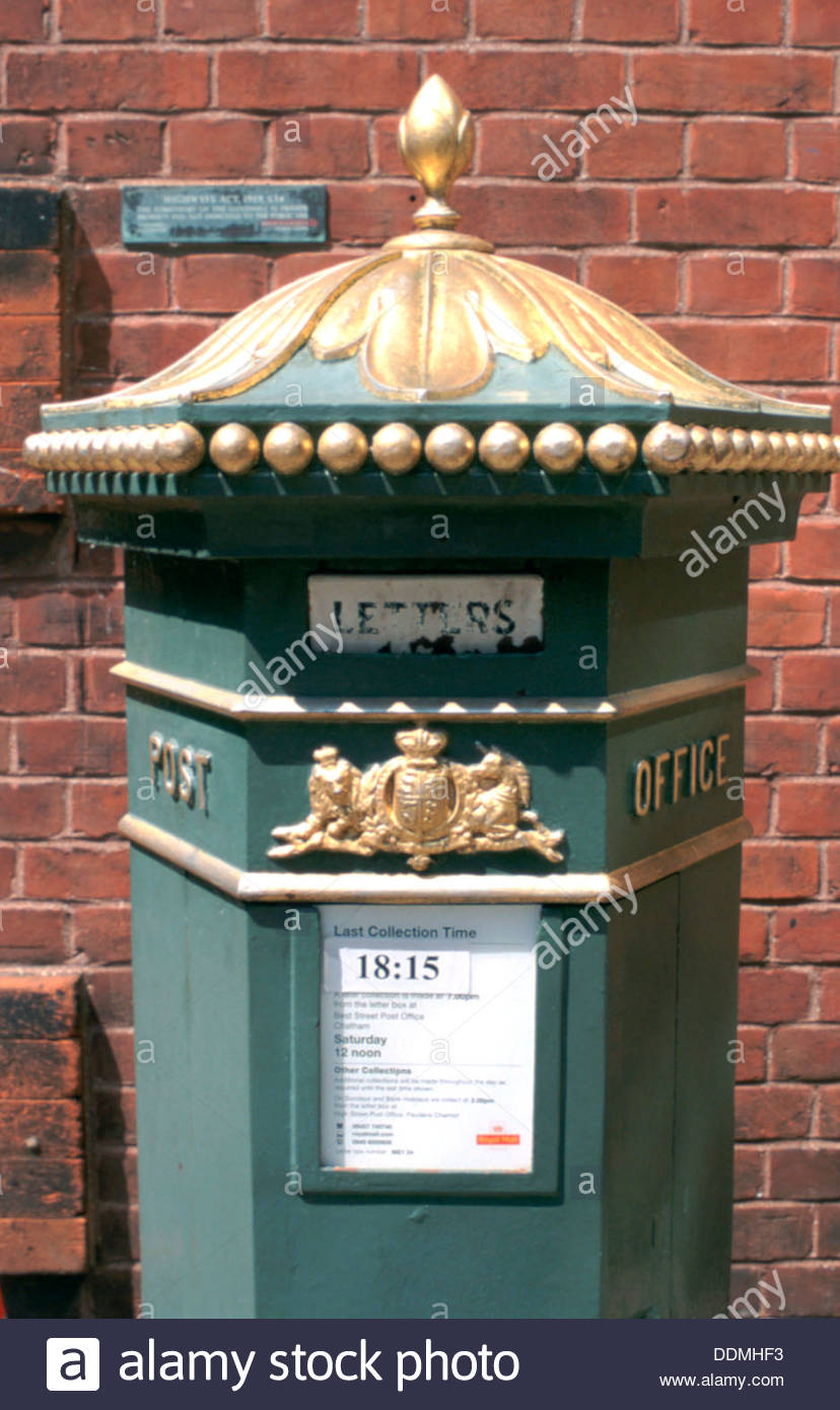 Green Pillar Box Stock Photos & Green Pillar Box Stock Images - Alamy