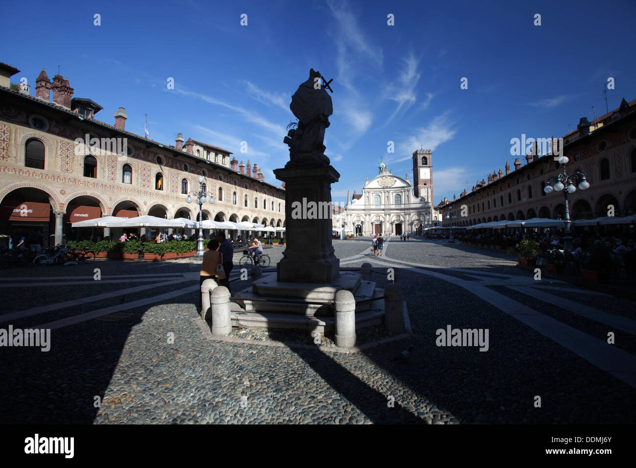 Vigevano castle hi-res stock photography and images - Alamy