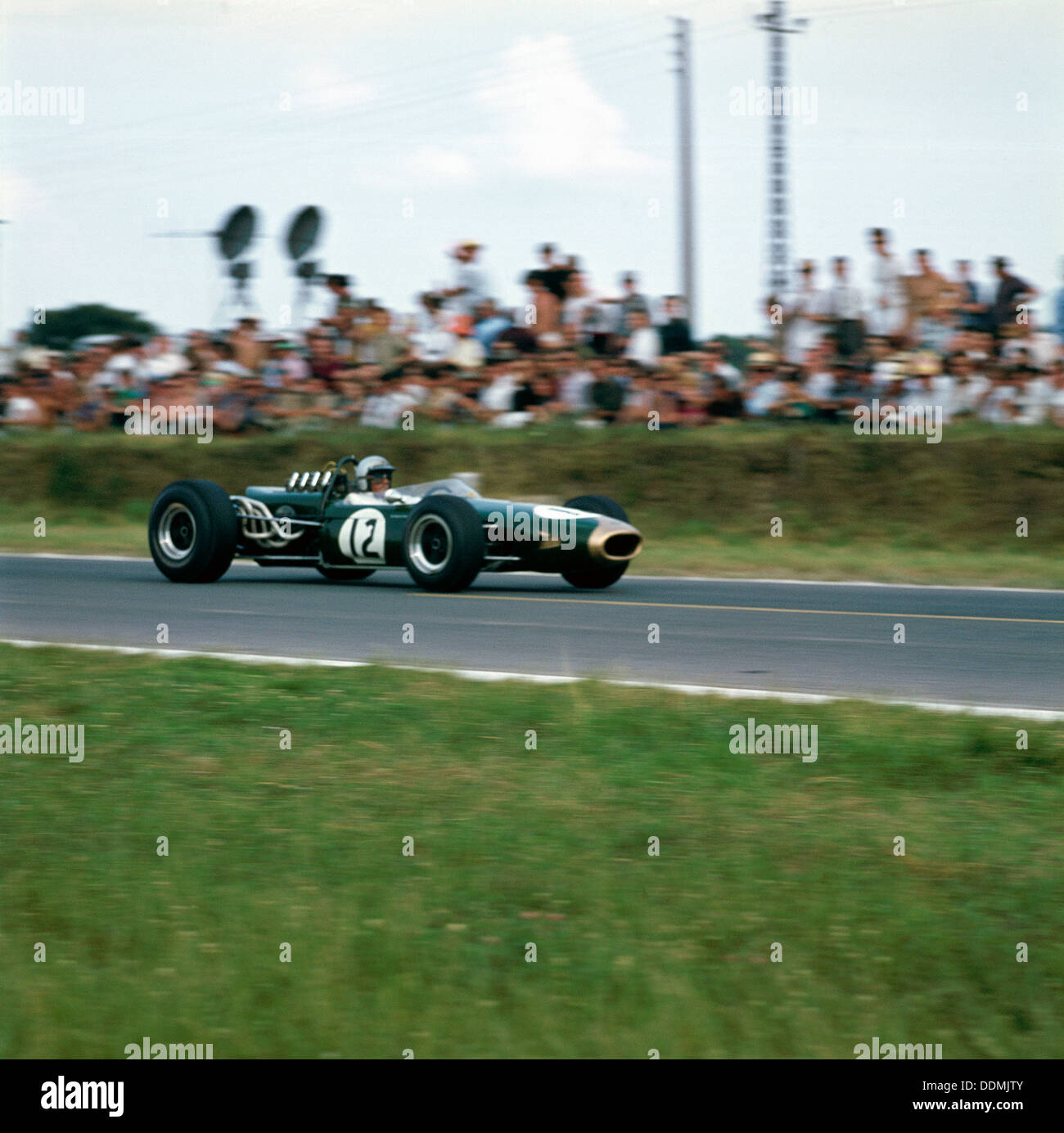 Jack Brabham racing a Brabham-Repco BT19, French Grand Prix, Reims ...