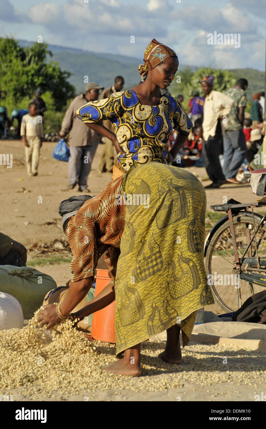 African market scenes Tanzania collection Stock Photo - Alamy
