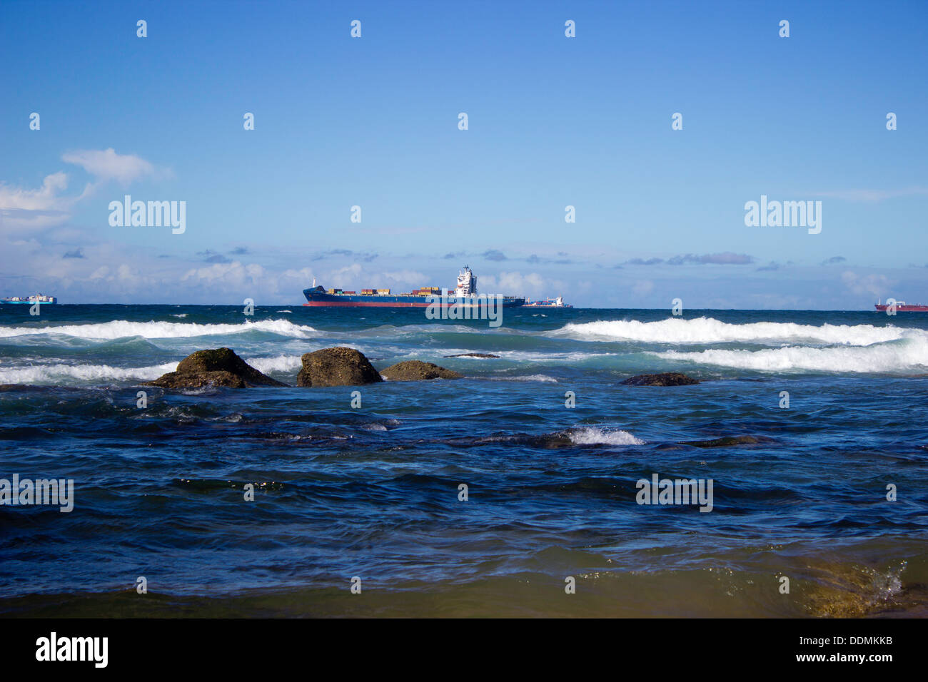 Wave ocean ship hi-res stock photography and images - Alamy