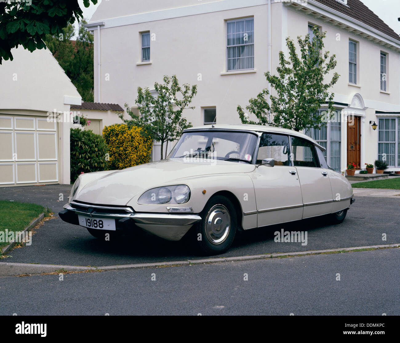 Citroen ds21 1970s hi-res stock photography and images - Alamy