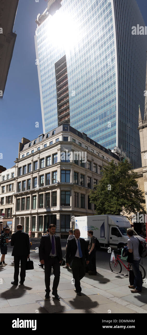 London pavement facade glass hi-res stock photography and images - Alamy