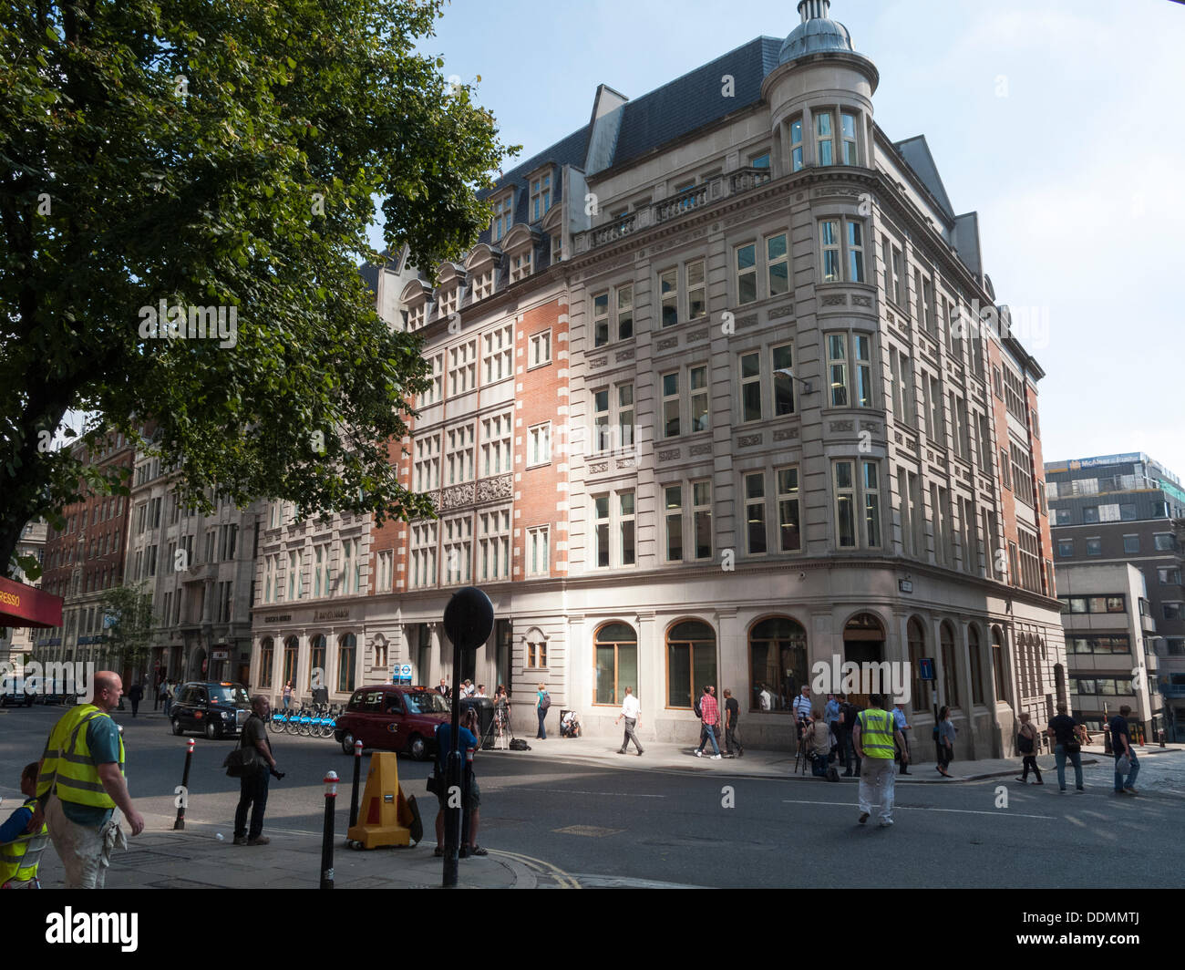 4 September 2013: Sunlight reflecting from the concave face of the new ...