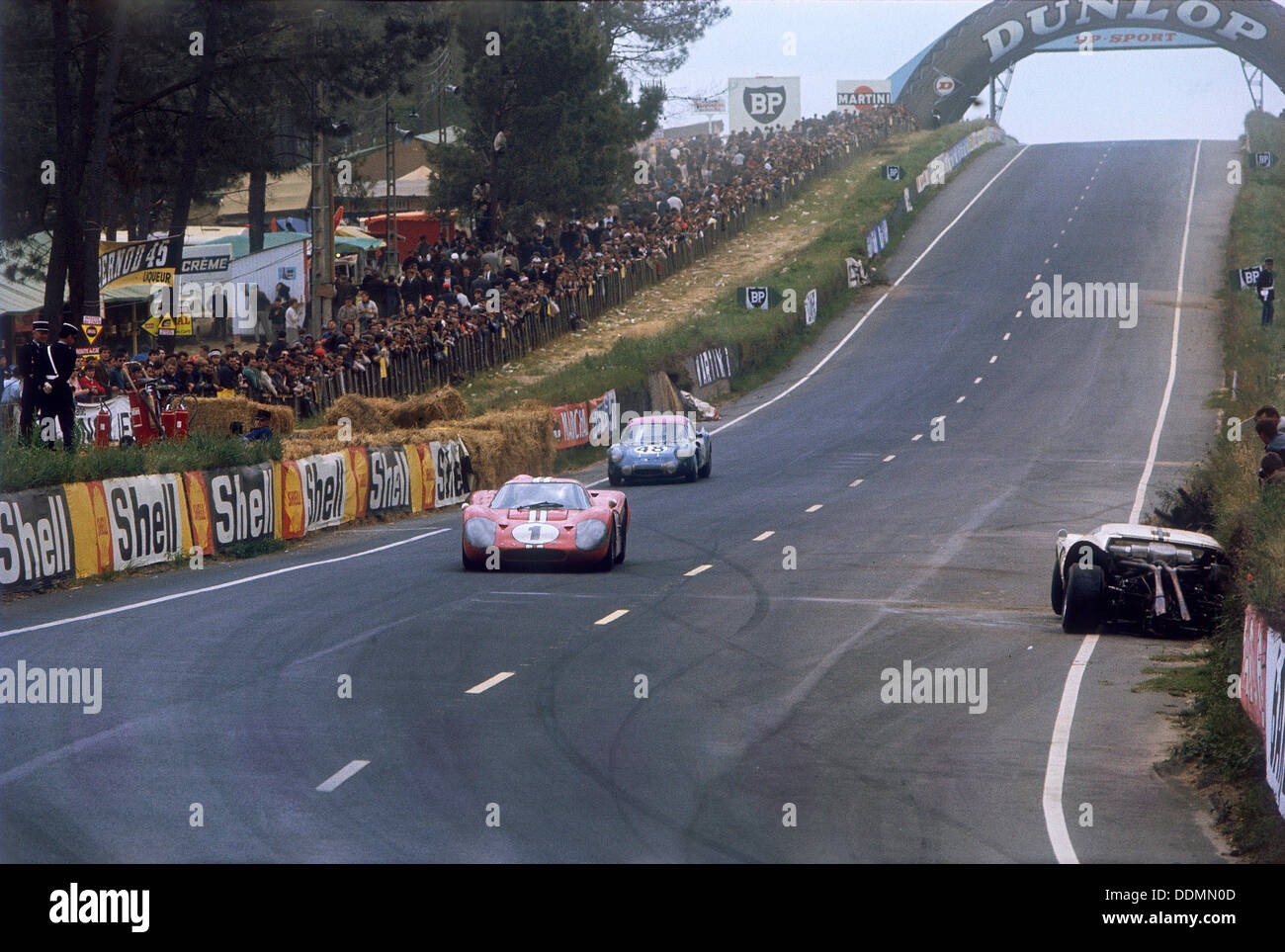 Ford GT40 leading Alpine A210 Renault, Le Mans 24 Hours, France, 1967 ...