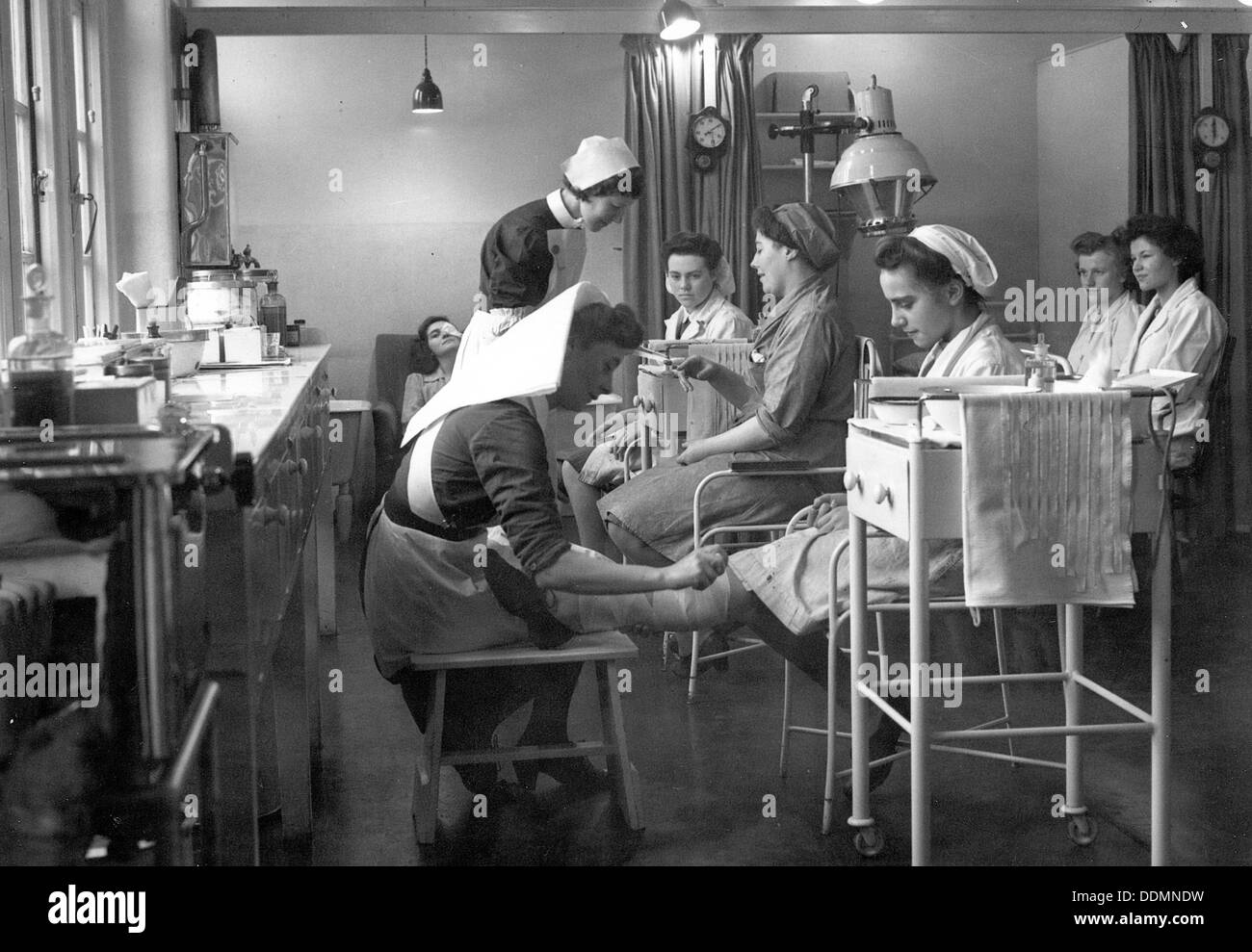 1940s surgery hi-res stock photography and images - Alamy
