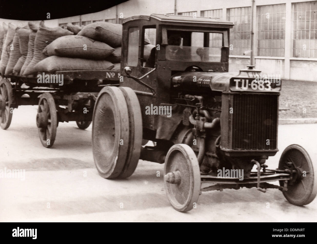 Farm machinery 1920s hi-res stock photography and images - Alamy