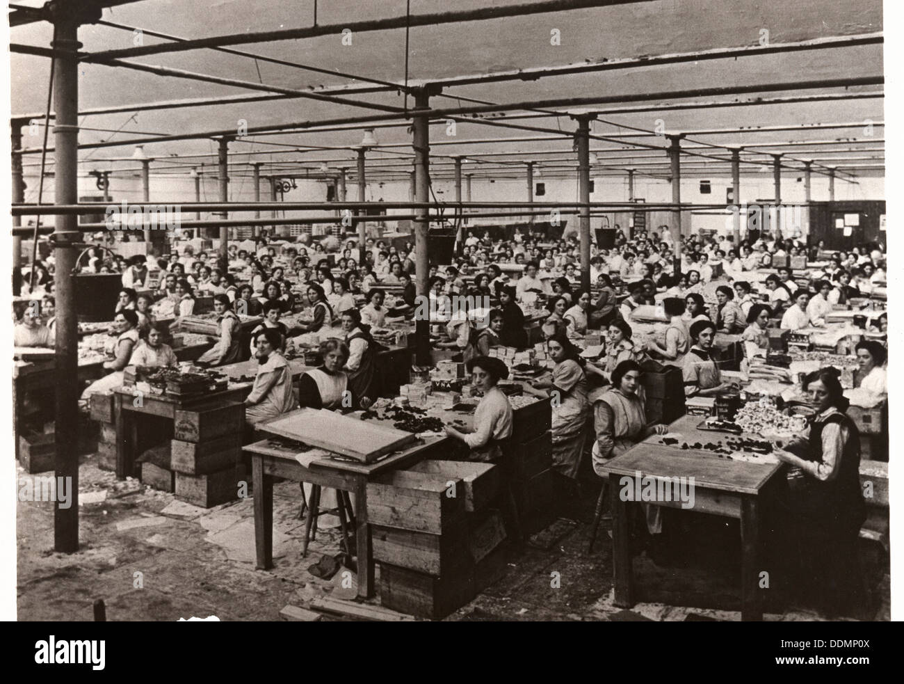 Toffee packing at the Mackintosh factory, Halifax, West Yorkshire Stock ...