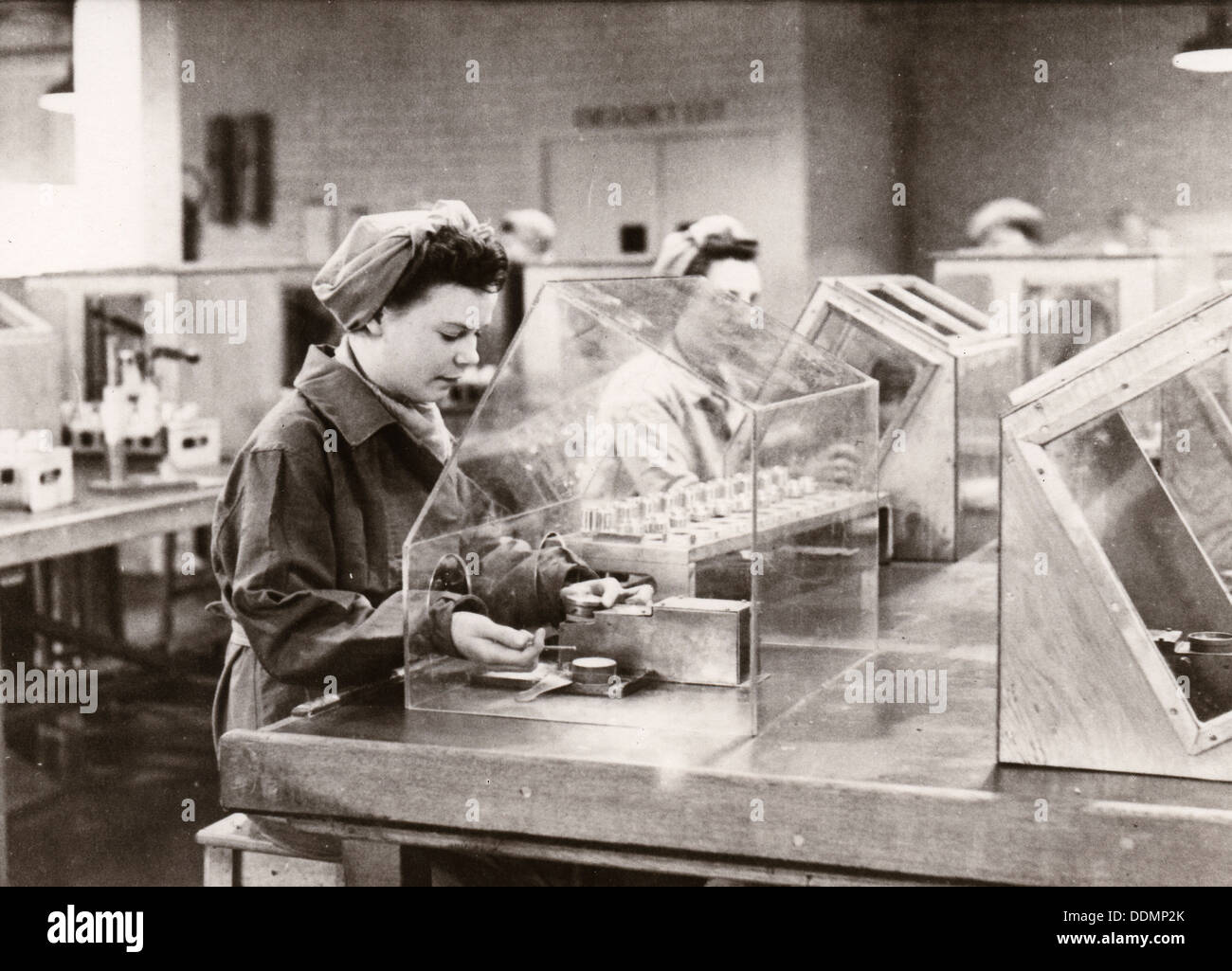 Women female munitions munition work worker workers hi-res stock ...
