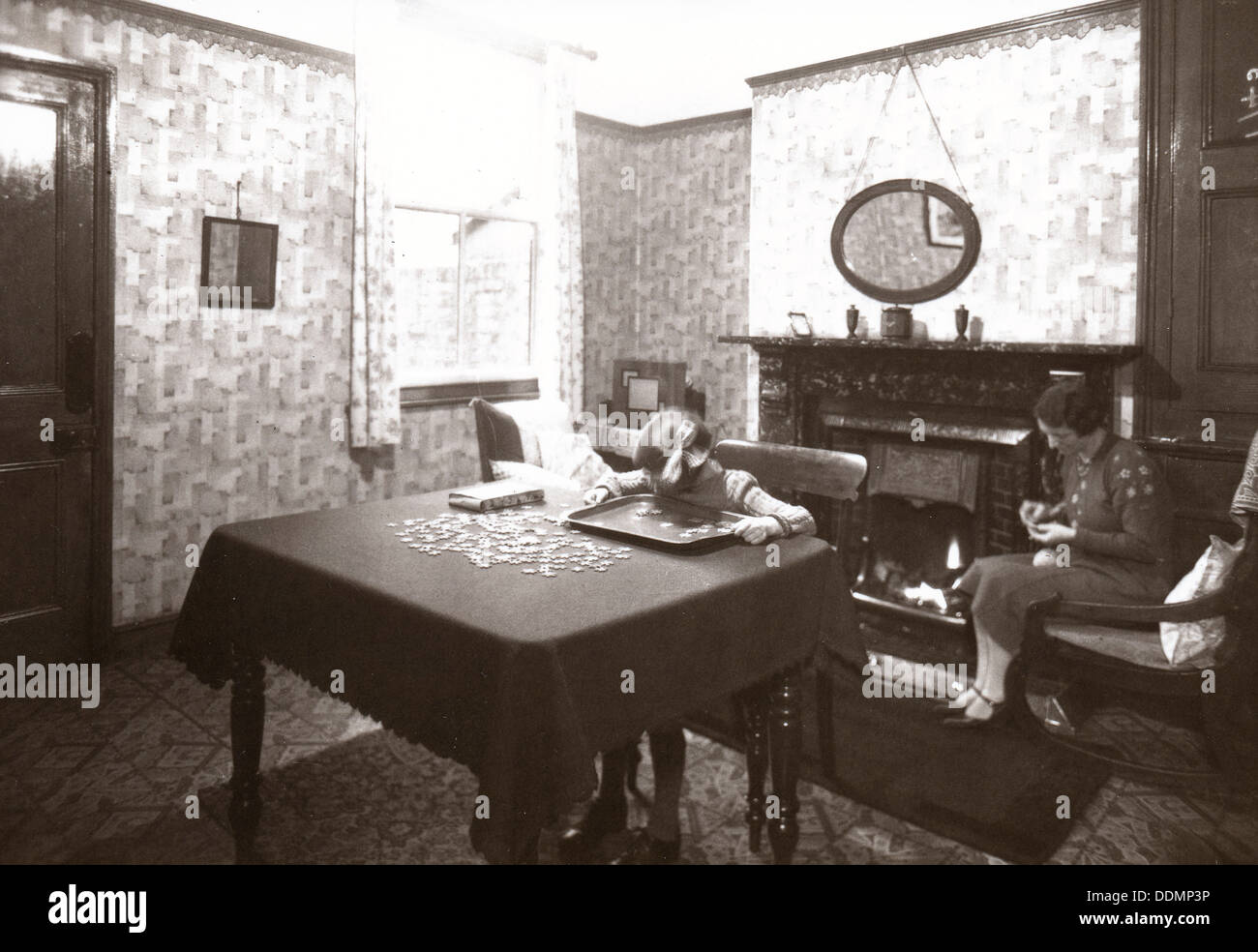 1940s house interior dining room hi-res stock photography and images ...