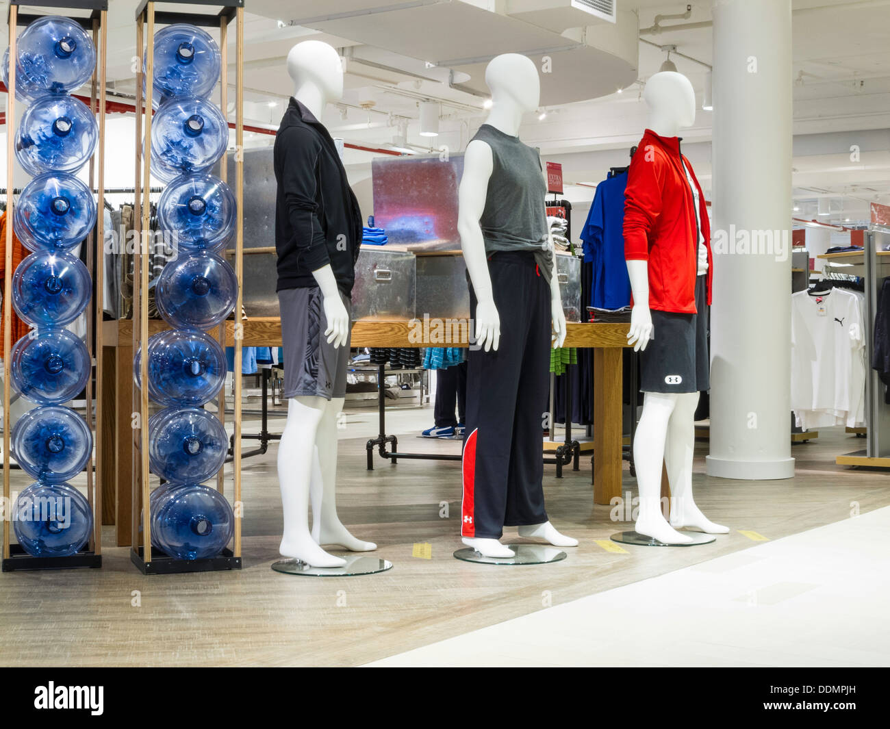 Lord taylor flagship store interior hi-res stock photography and images ...