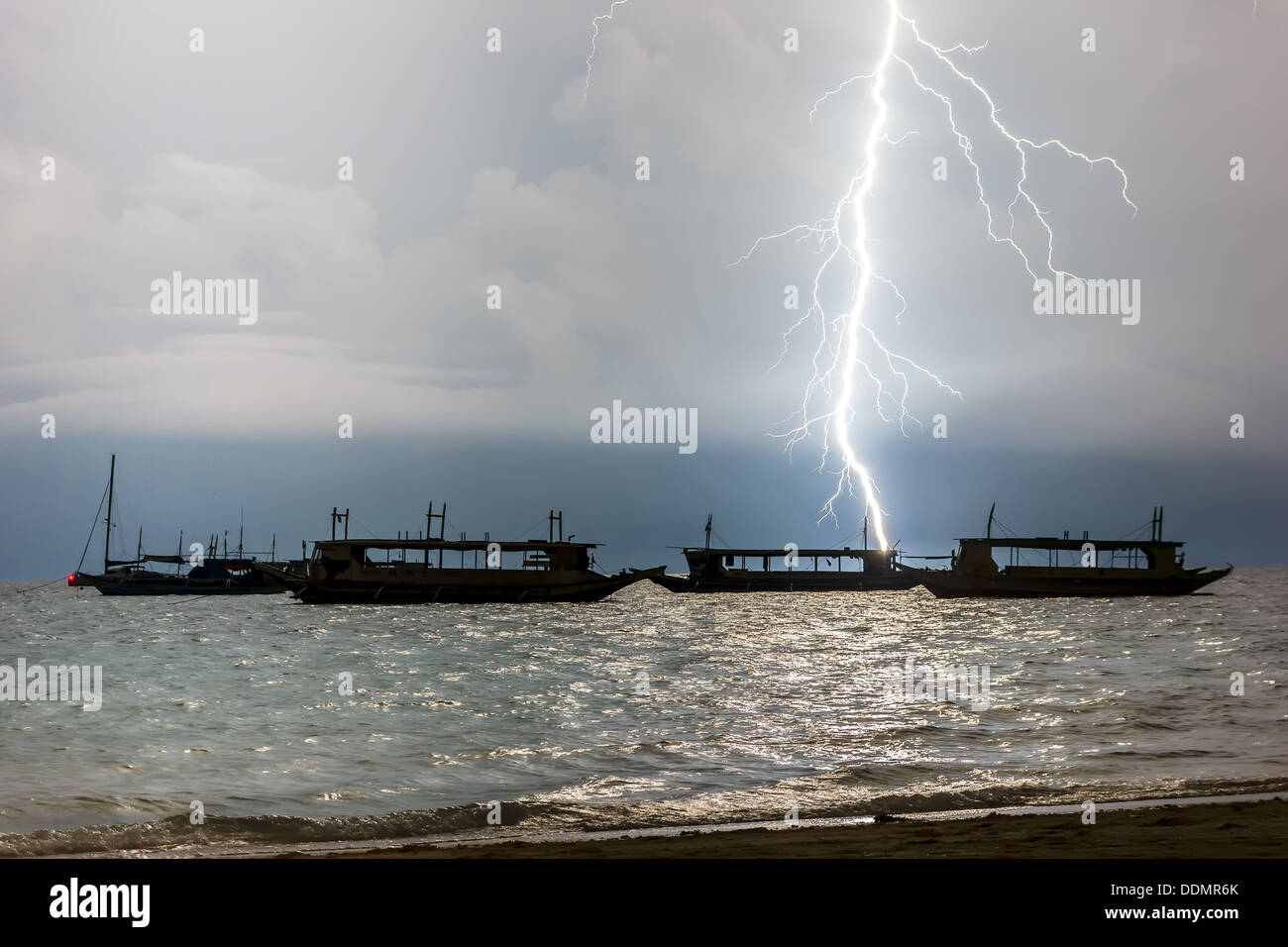 Night time lightning hi-res stock photography and images - Alamy