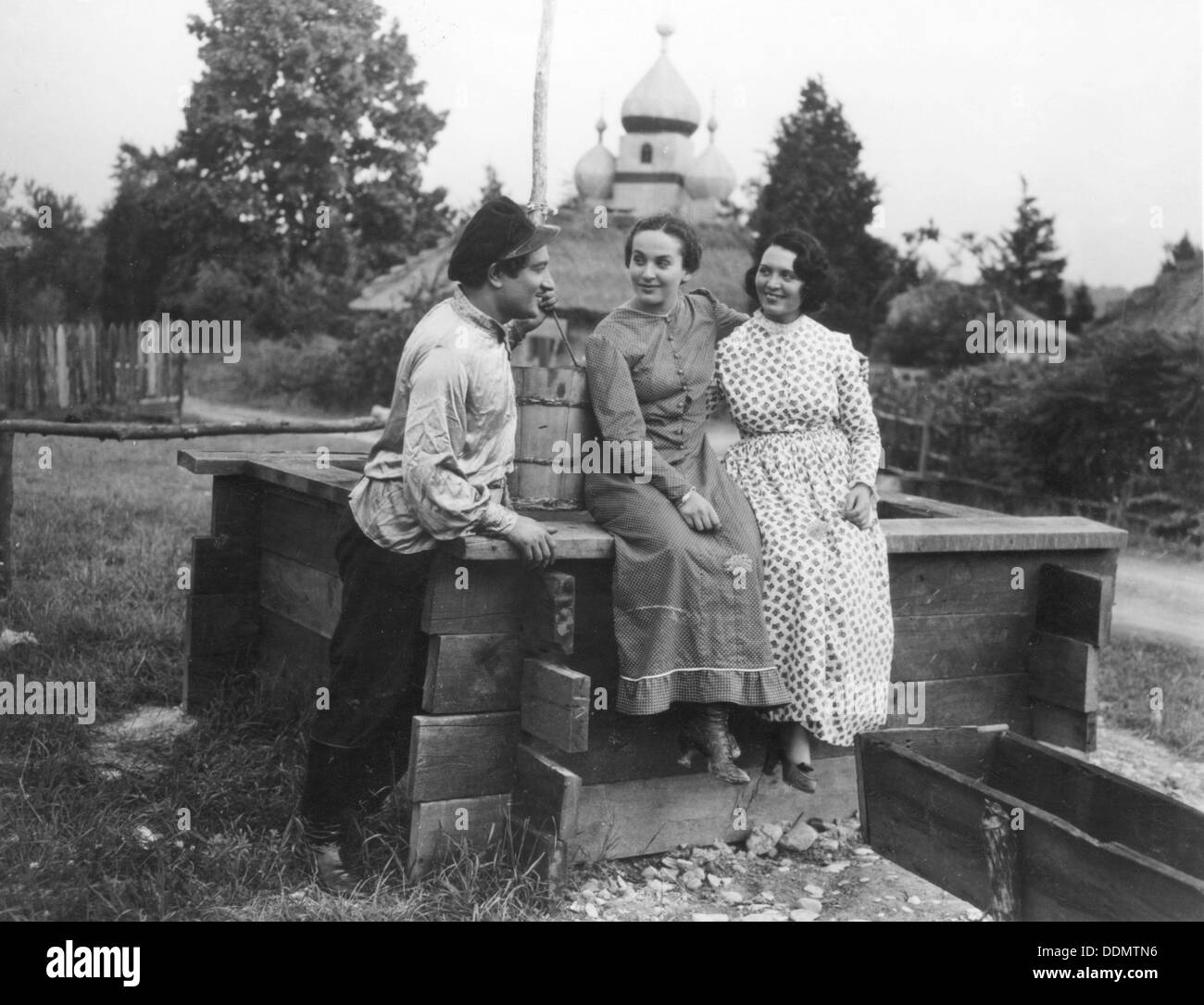 1936 men women black white Black and White Stock Photos & Images - Alamy