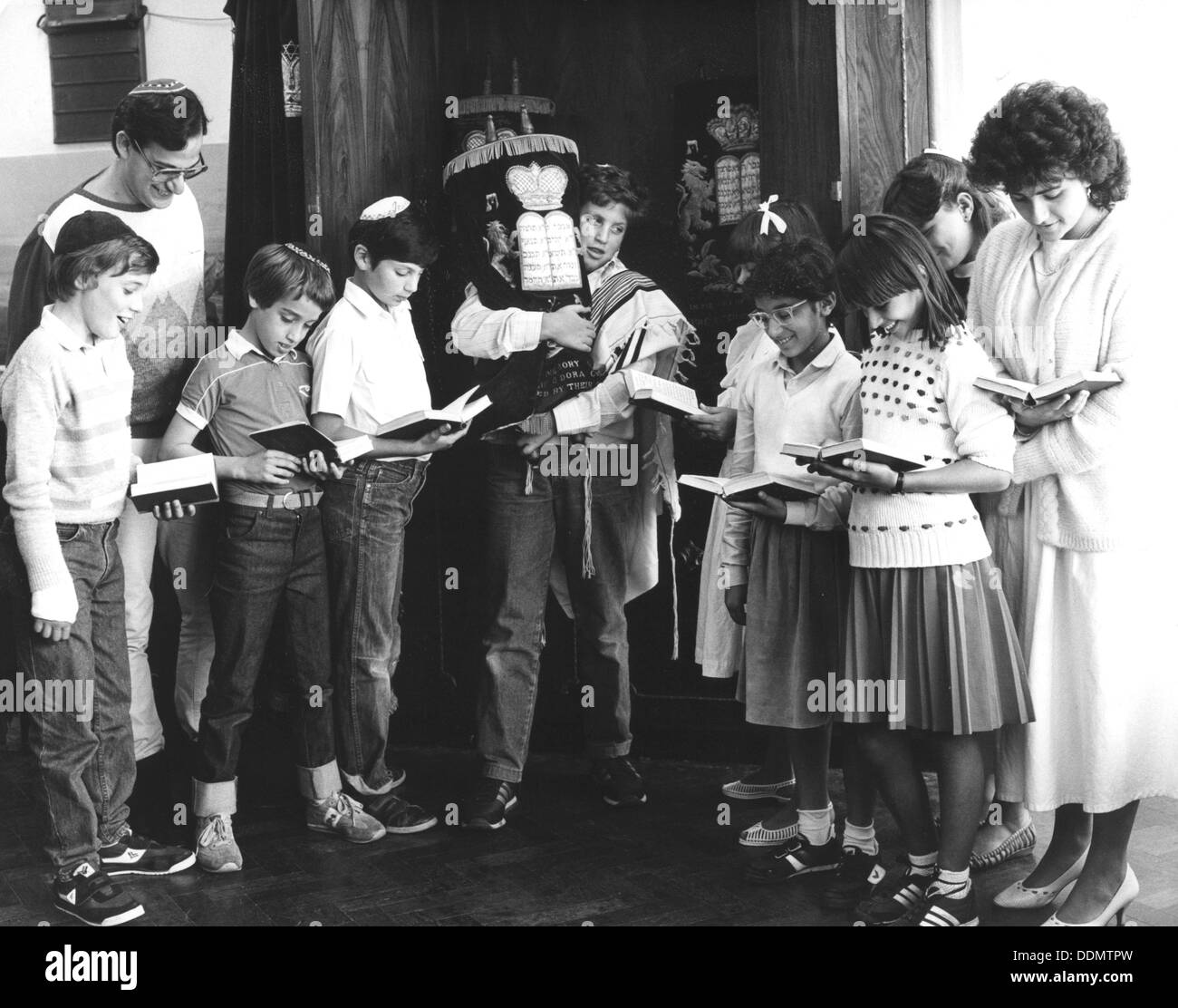 1980s children britain hi-res stock photography and images - Alamy